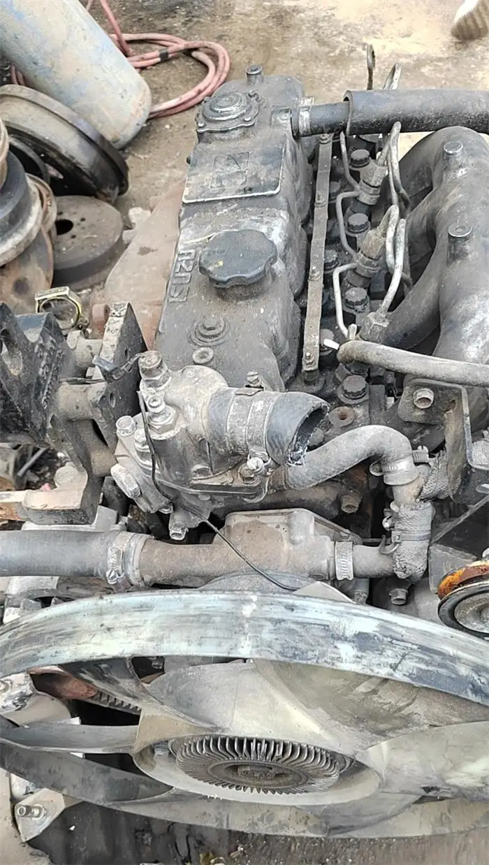 Isuzu 4JG2 Diesel Engine with Gearbox - Used & Reliable