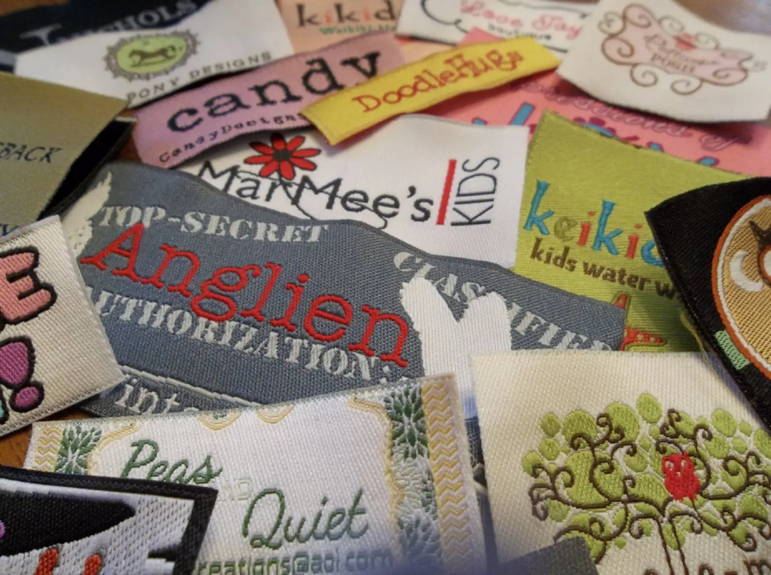 Customized Brand Logo Main Garment Labels - High-Density Fabric Cotton