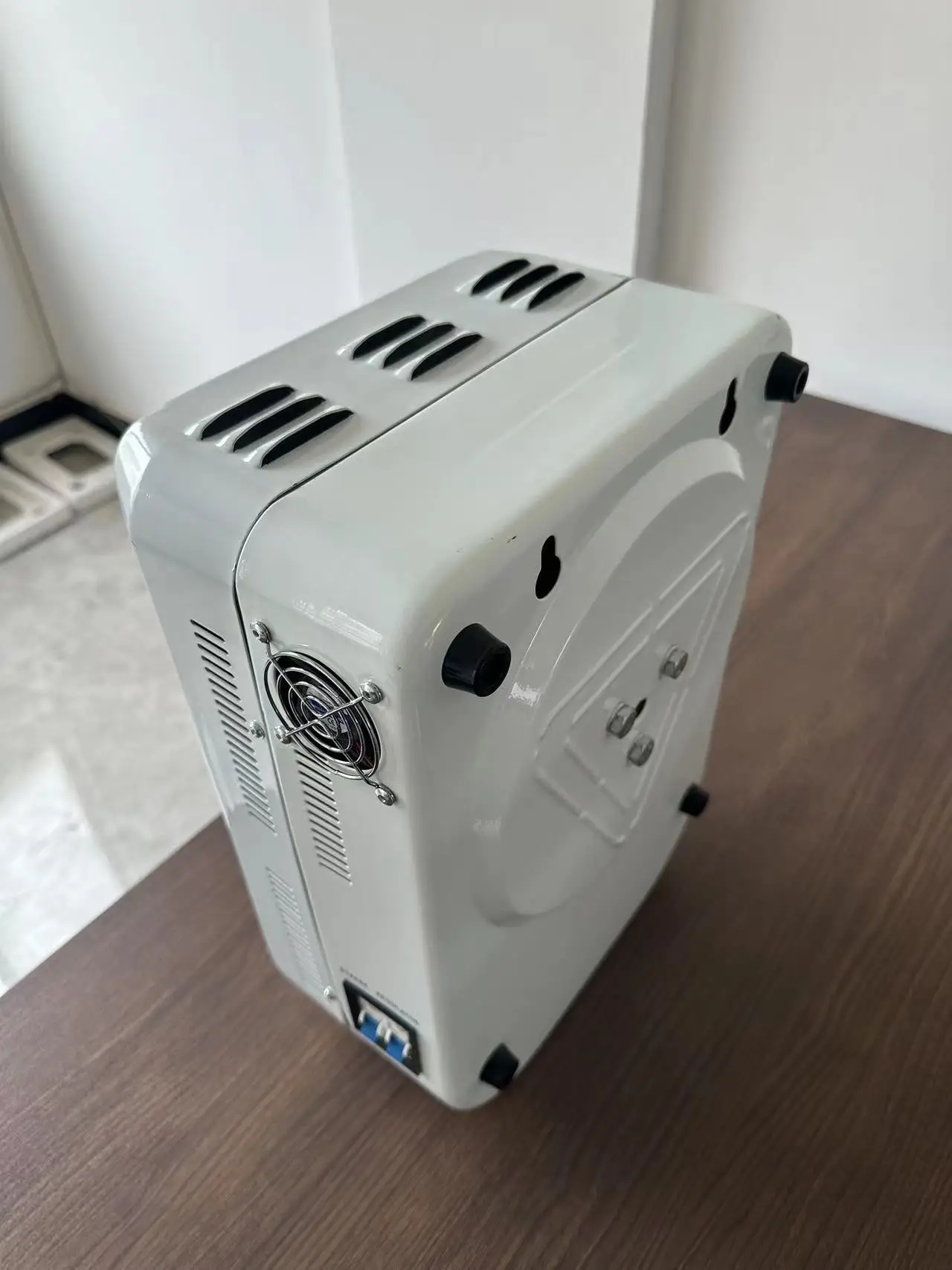 Wall Mounted Tsd Series Single Phase Voltage Regulator 90-260vac To ...