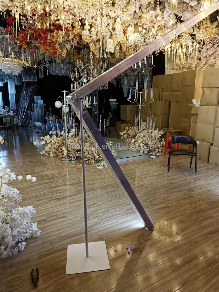 Hot Sales Wedding Stage Walkway Decoration RGB Light Geometric Metal ...