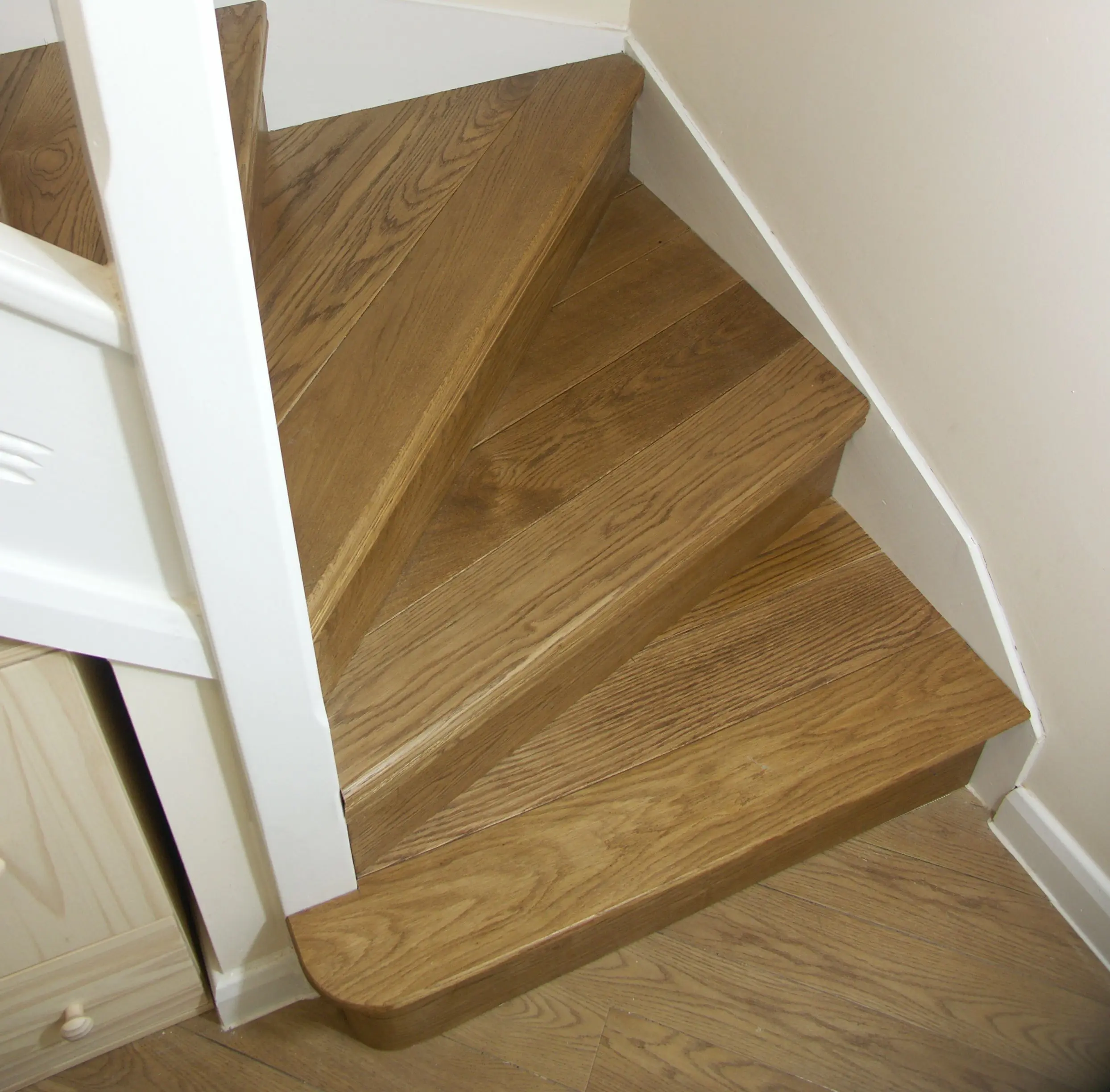 Hot Sales Solid Wood Oak Stair Parts Furniture Component Wood Stair ...