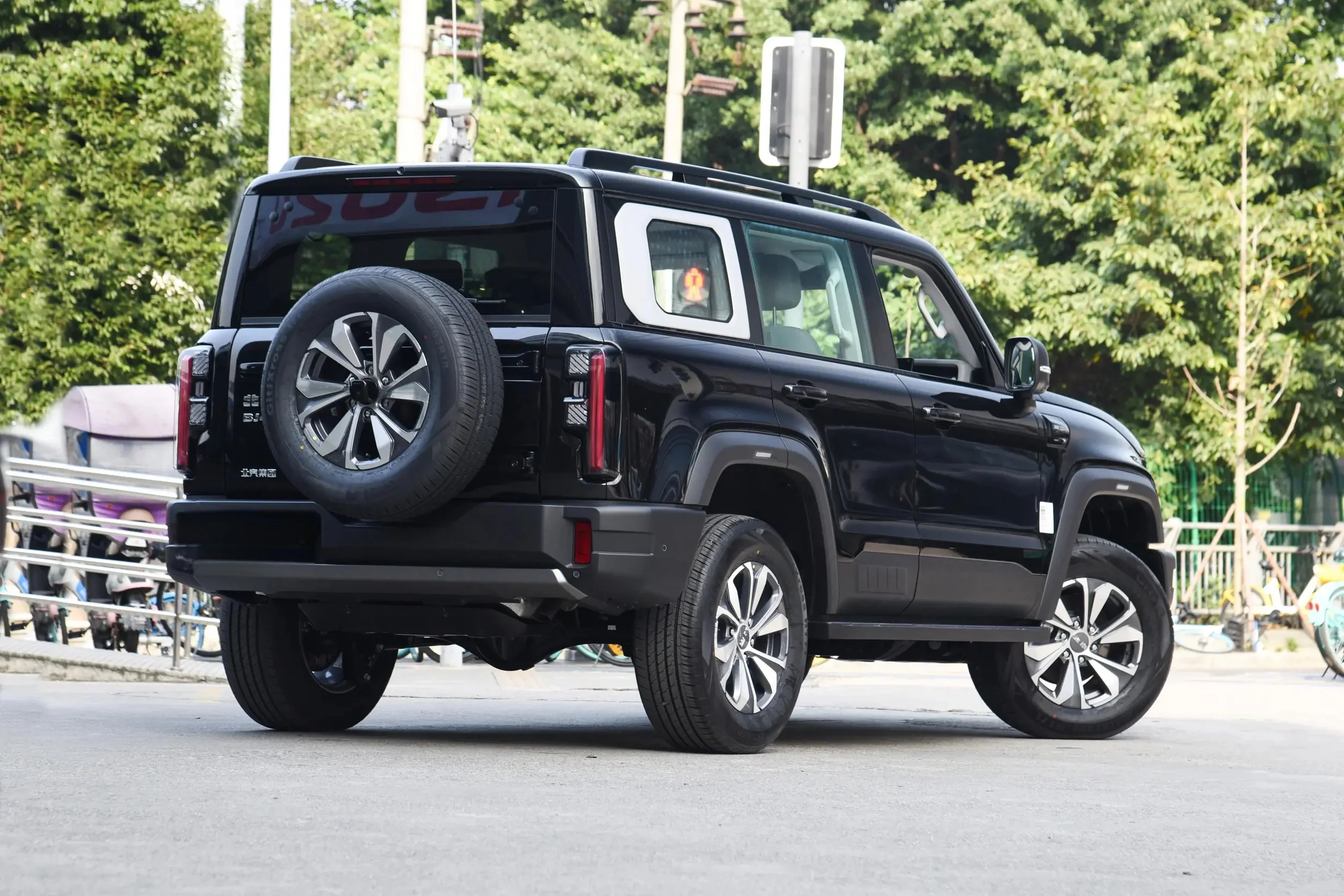 2024 Beijing Bj40 Petrol Suv 2.0t 245hp Luxury 4wd China New Cars With Cheap Price - Buy Beijing ...