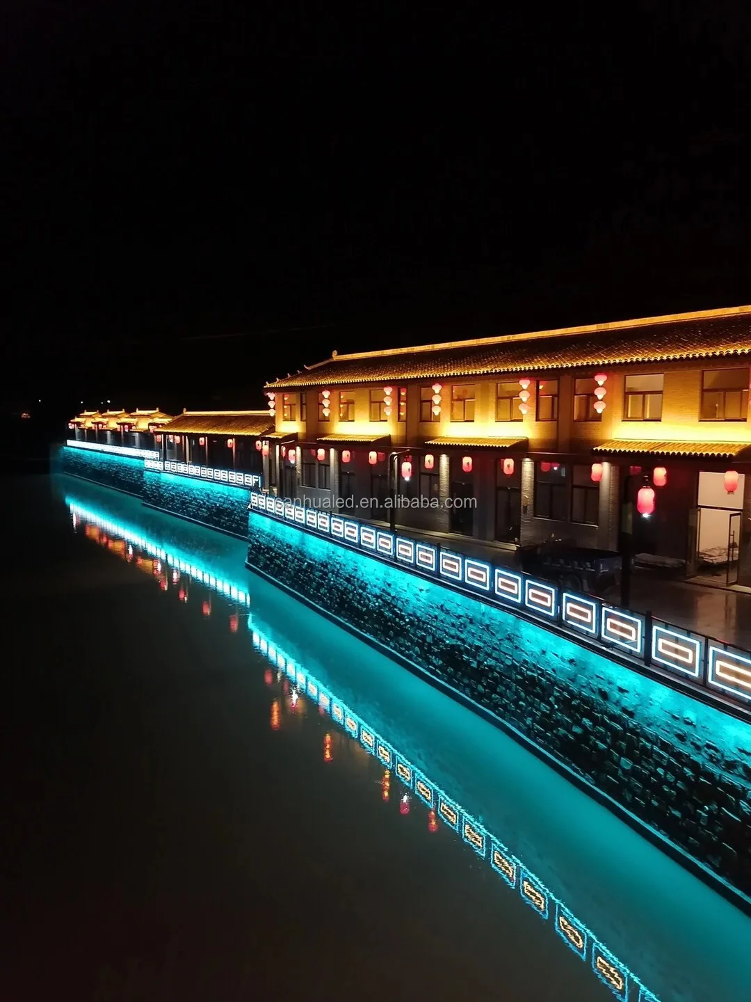 100cm Linear Exterior Billboard Bar RGBW 3000k LED Lighting