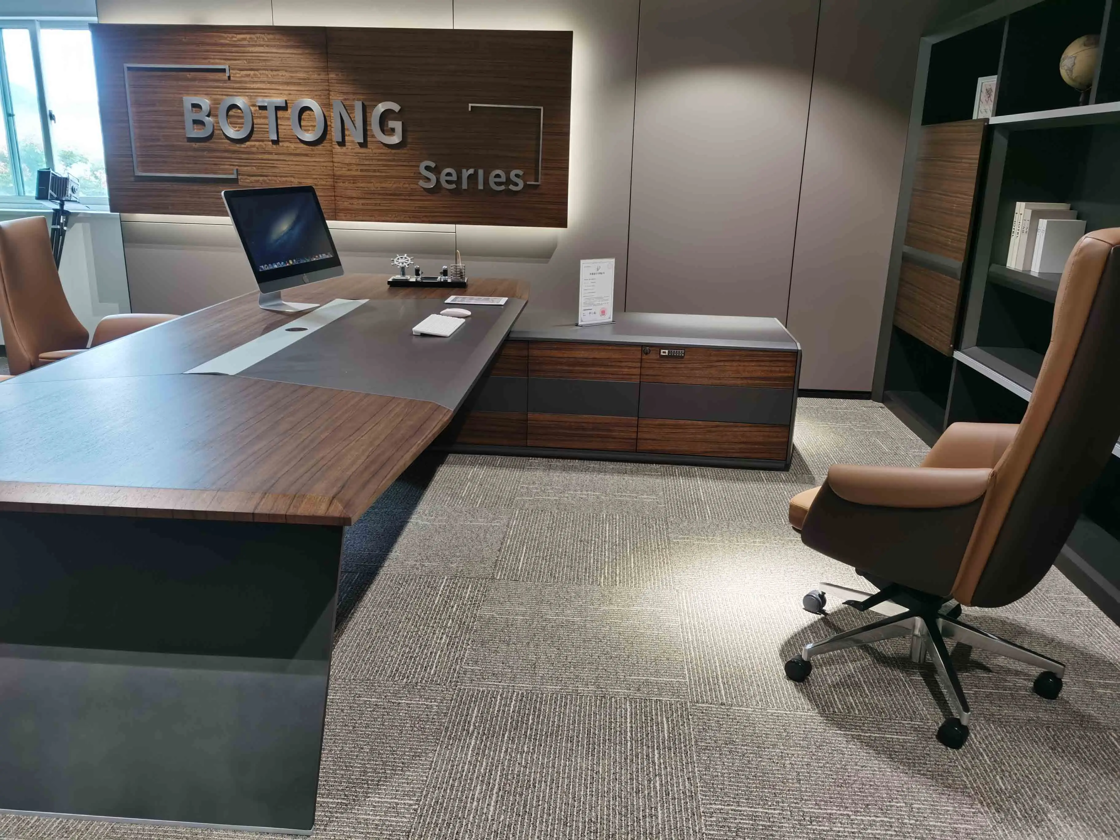 Luxurious CEO Office Table - High End Modern Wood Veneer