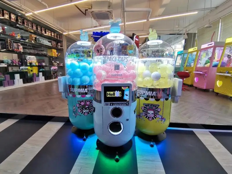 Colorful Japanese Capsule Gacha Gashapon Gift Vending Game Machine ...