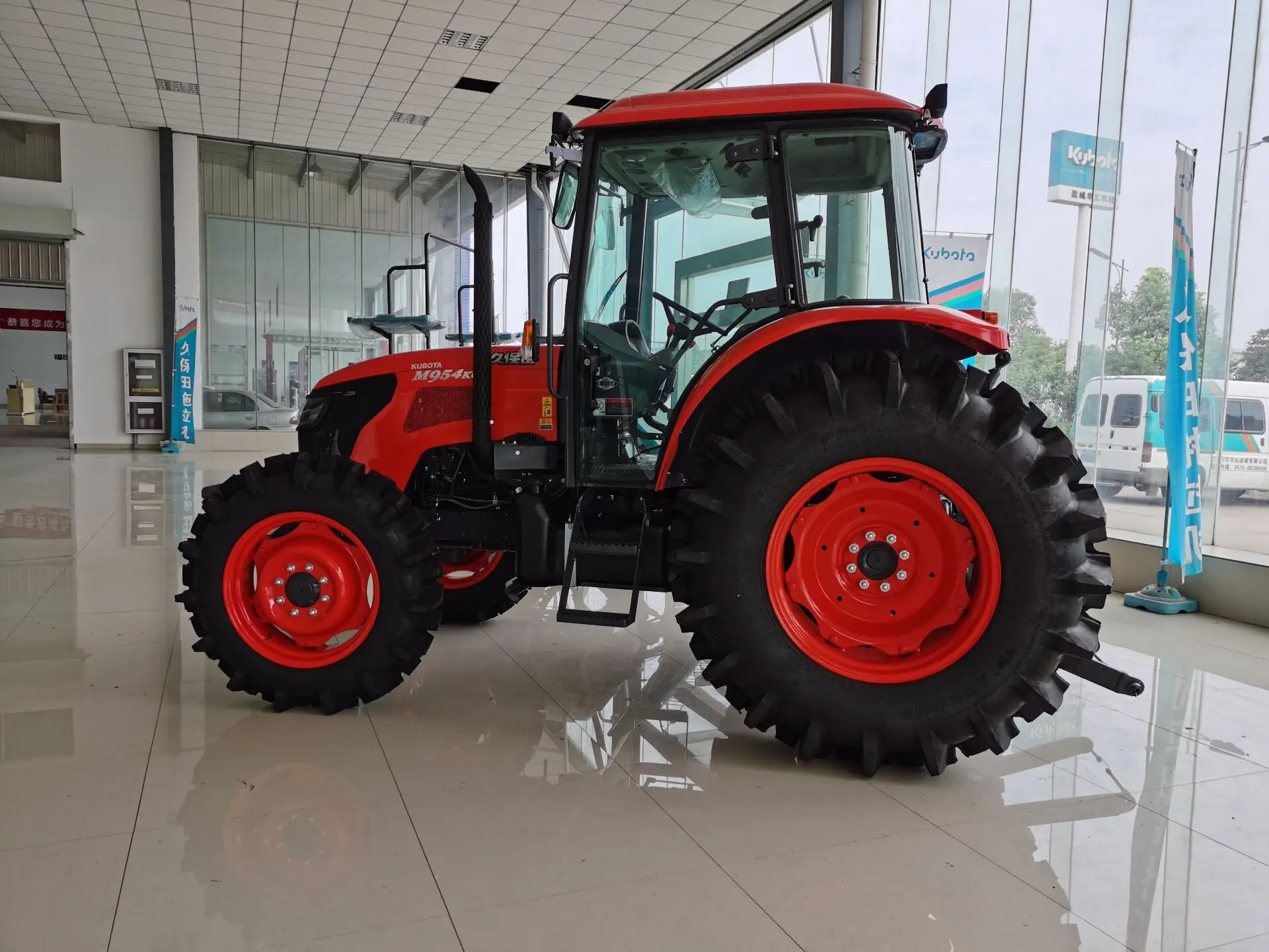 KUBOTA 95 HP Tractors - High Productivity & Reliable Performance