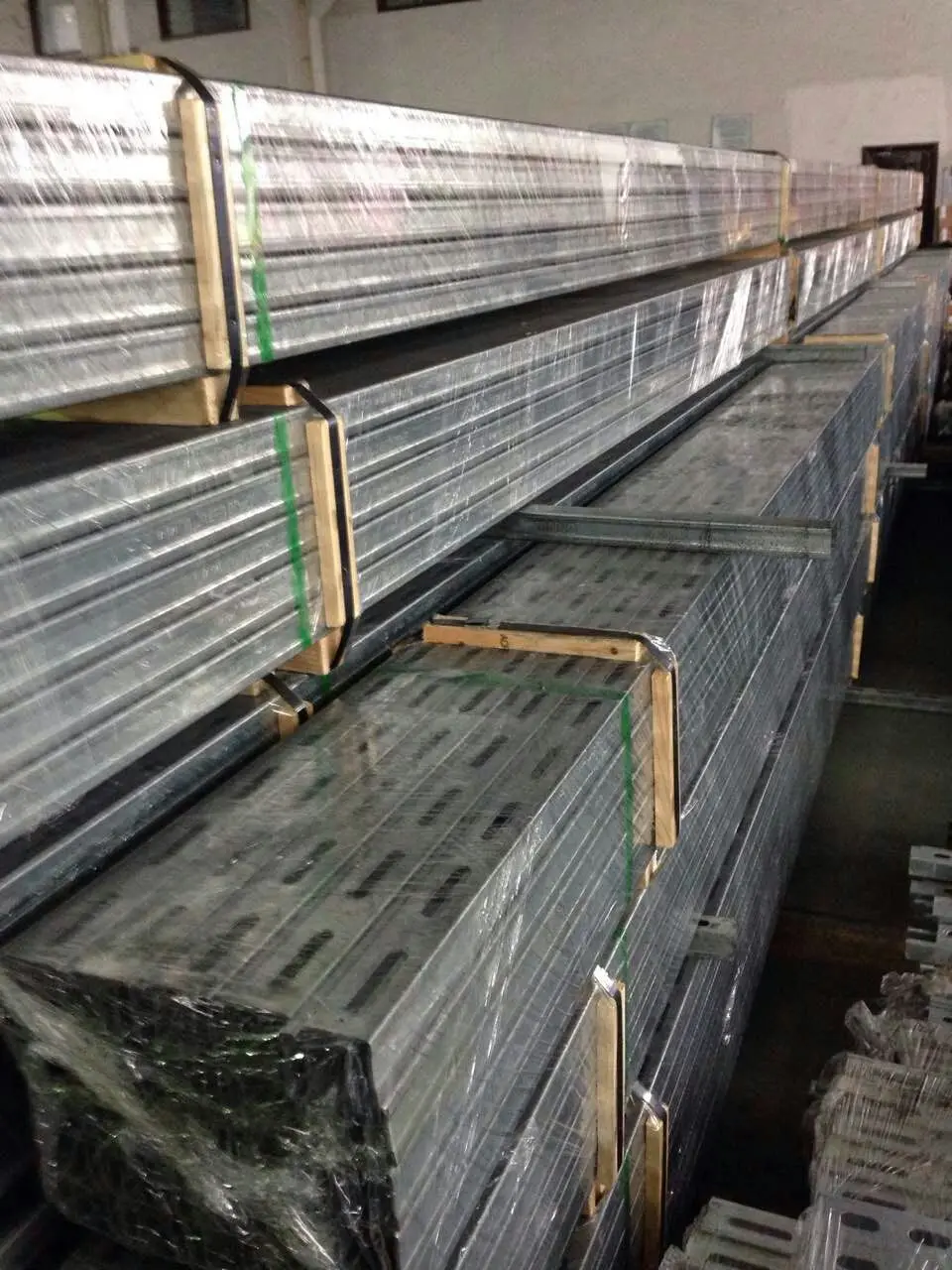 Perforated Galvanised C Channel Roof Truss Carbon Custom Metal Steel ...