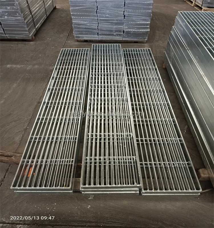 Singapore Galvanized Pedestrian Steel Grating With Opening For Drainage ...