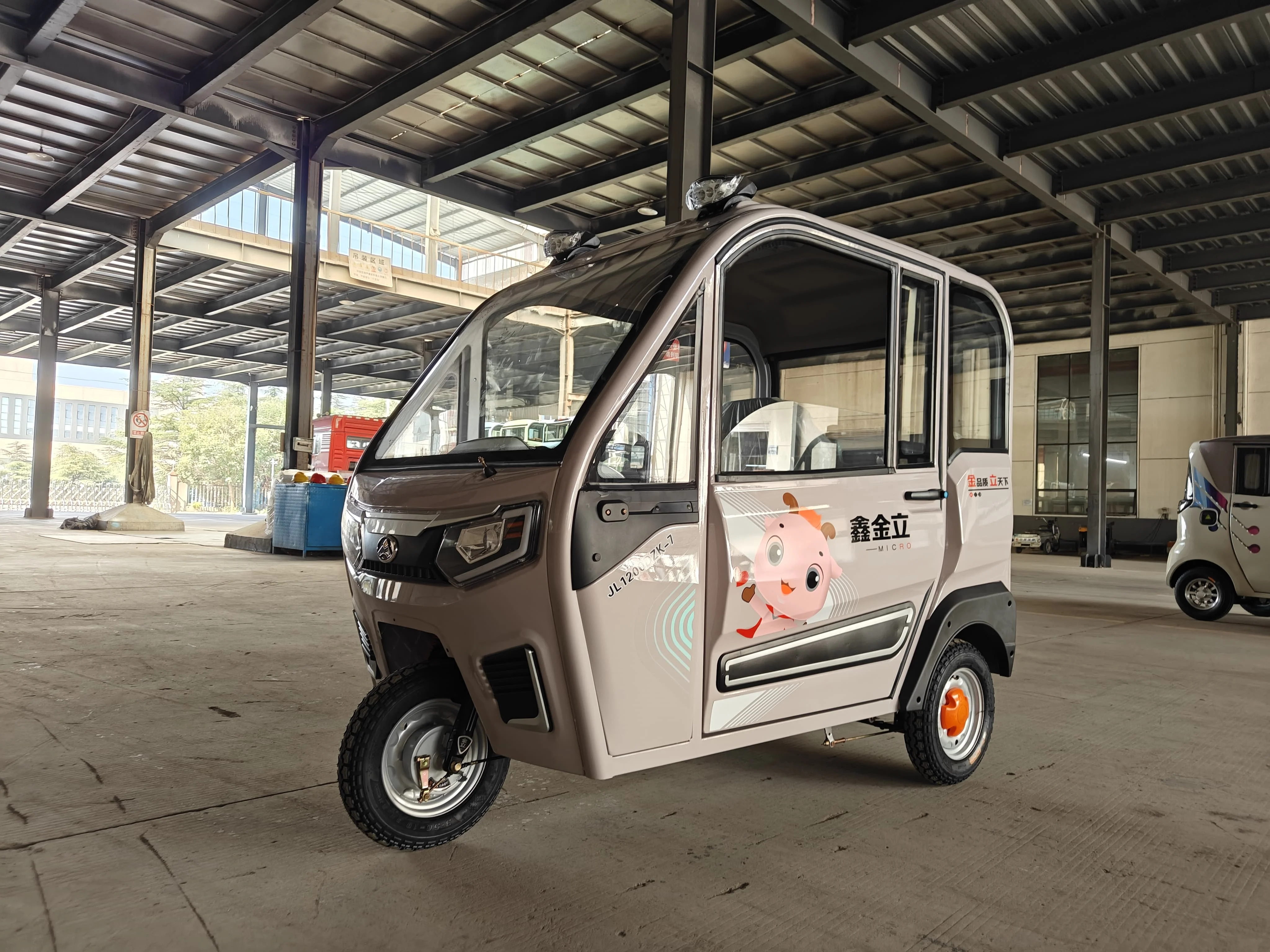 Electric Rickshaw Enclosed Motorcycle Roof 1000W Power 48V-60V Voltage ...