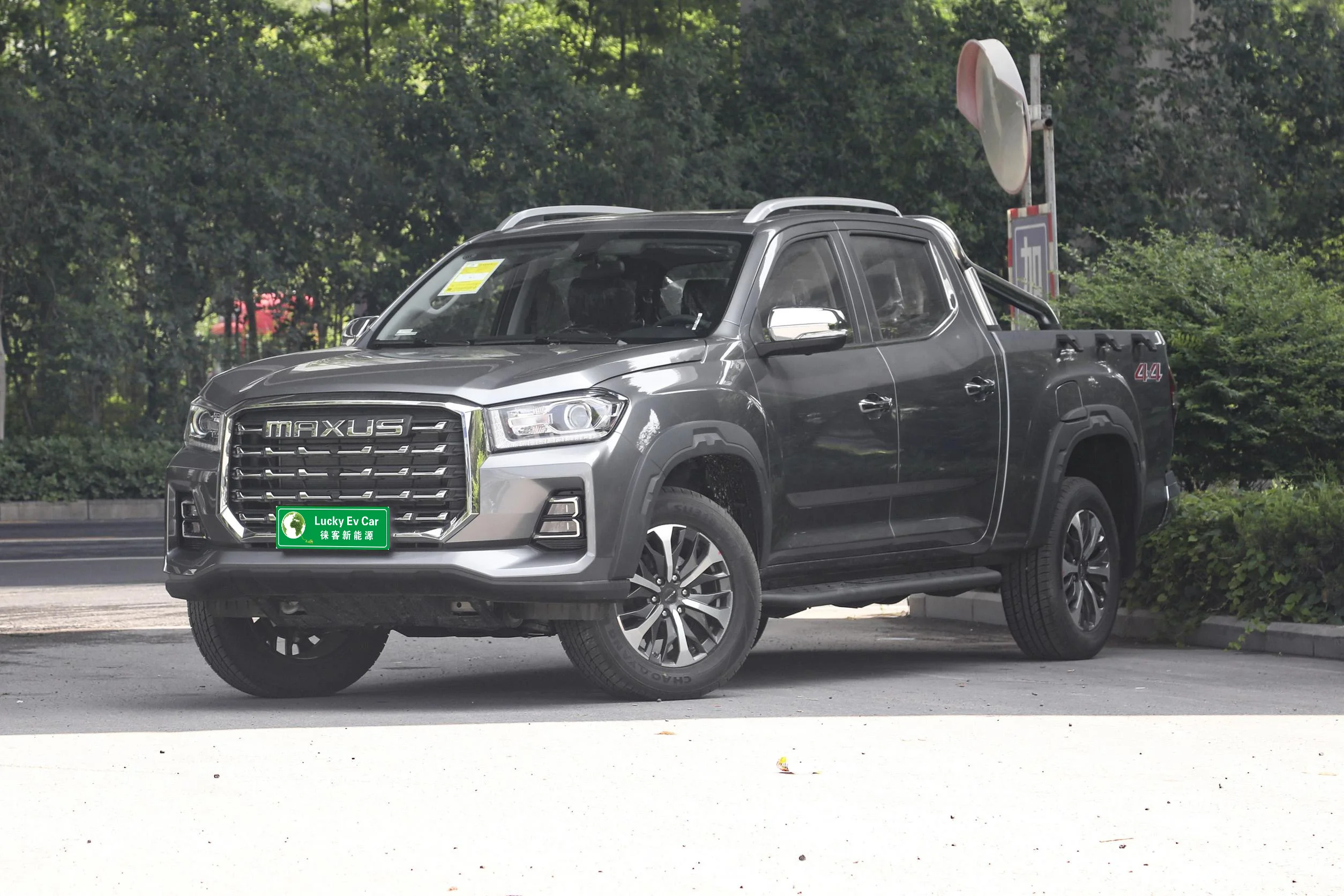 SAIC Maxus T70 Diesel Pickup Truck - Reliable Utility Vehicle
