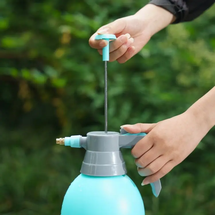 Best Selling 2L Plastic Garden Sprayer for Bonsai & Cleaning