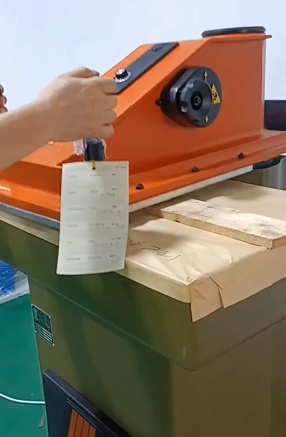 Used VS922 Automatic Hydraulic Leather Die Cutting Machine & CNC Cut ...