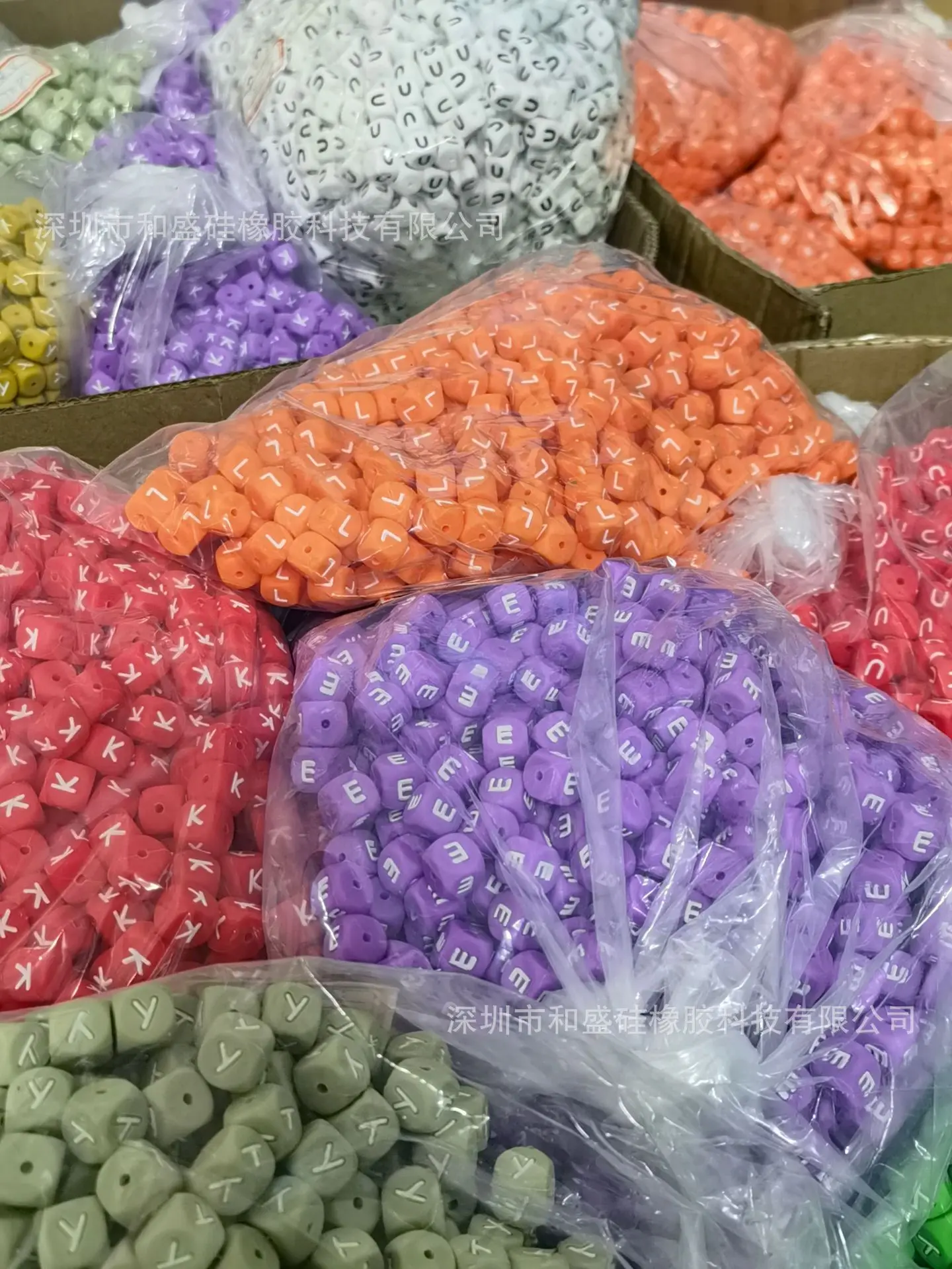 Customization Hot Selling Diy Silicone Alphabet Beads for Jewelry ...