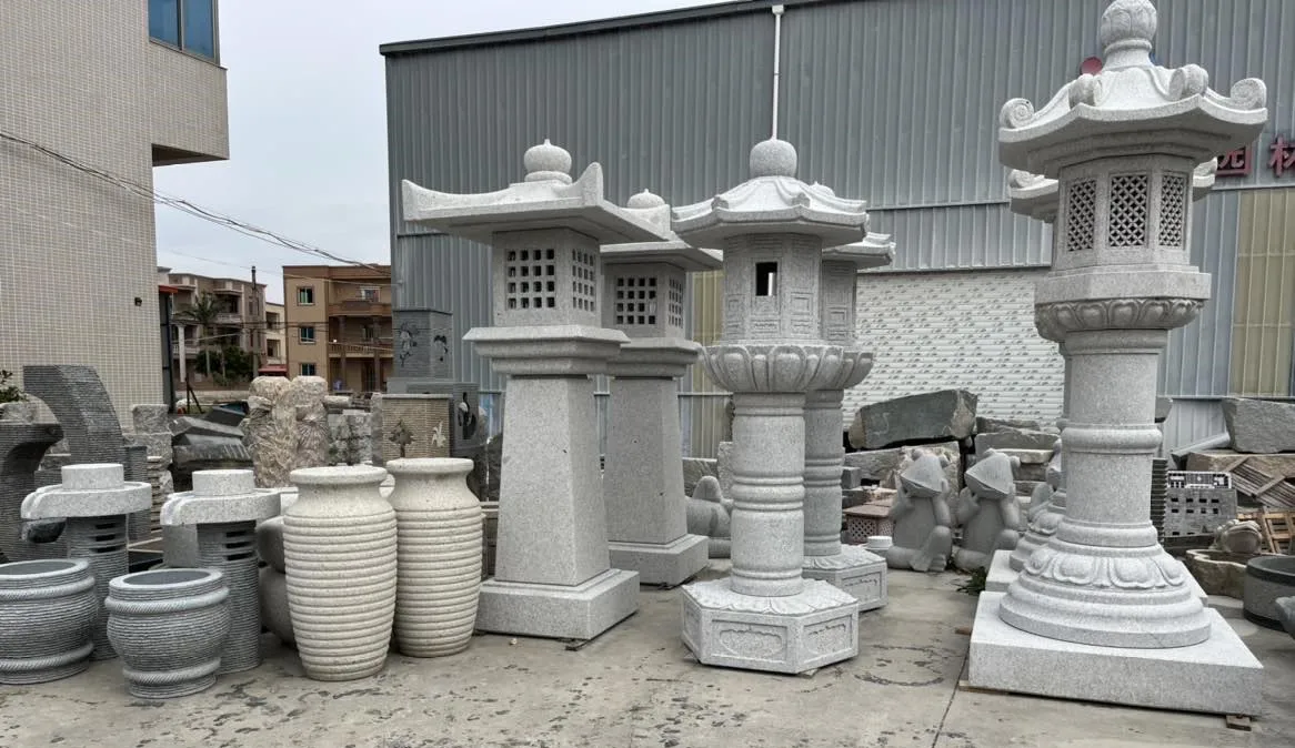 Classic Hand Carved Grey Granite Stone Lanterns for Garden Decorative