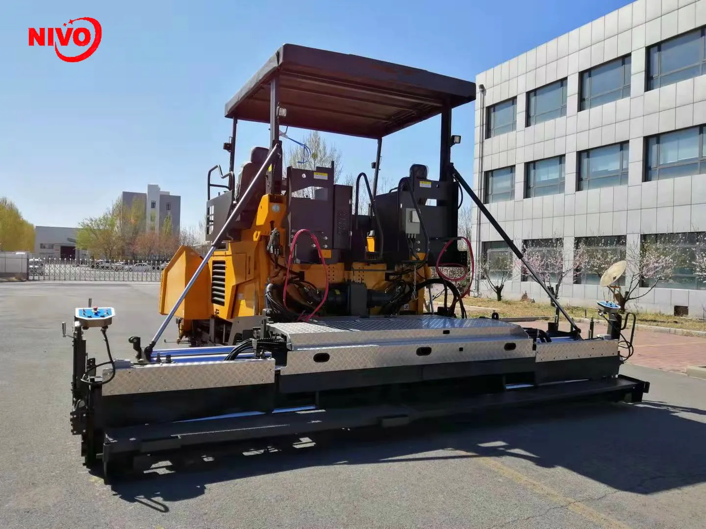 Nivo LNU45 4.5M Asphalt Paver - High Efficiency & Durability