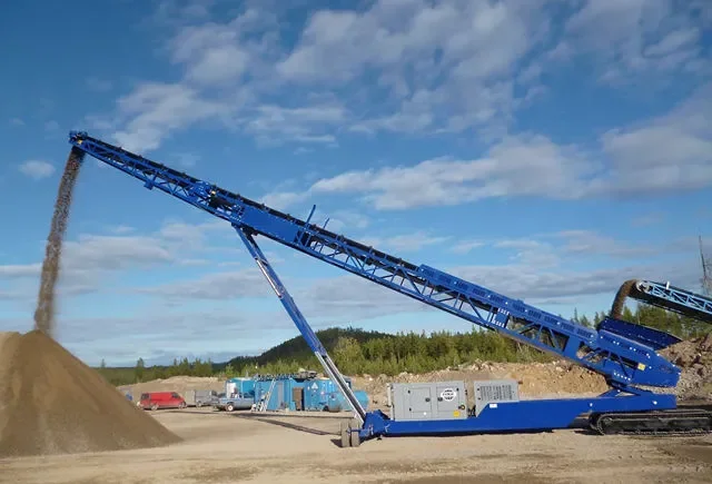 Movable Rotatable Retractable Radial Industrial Stacker Belt Conveyor ...