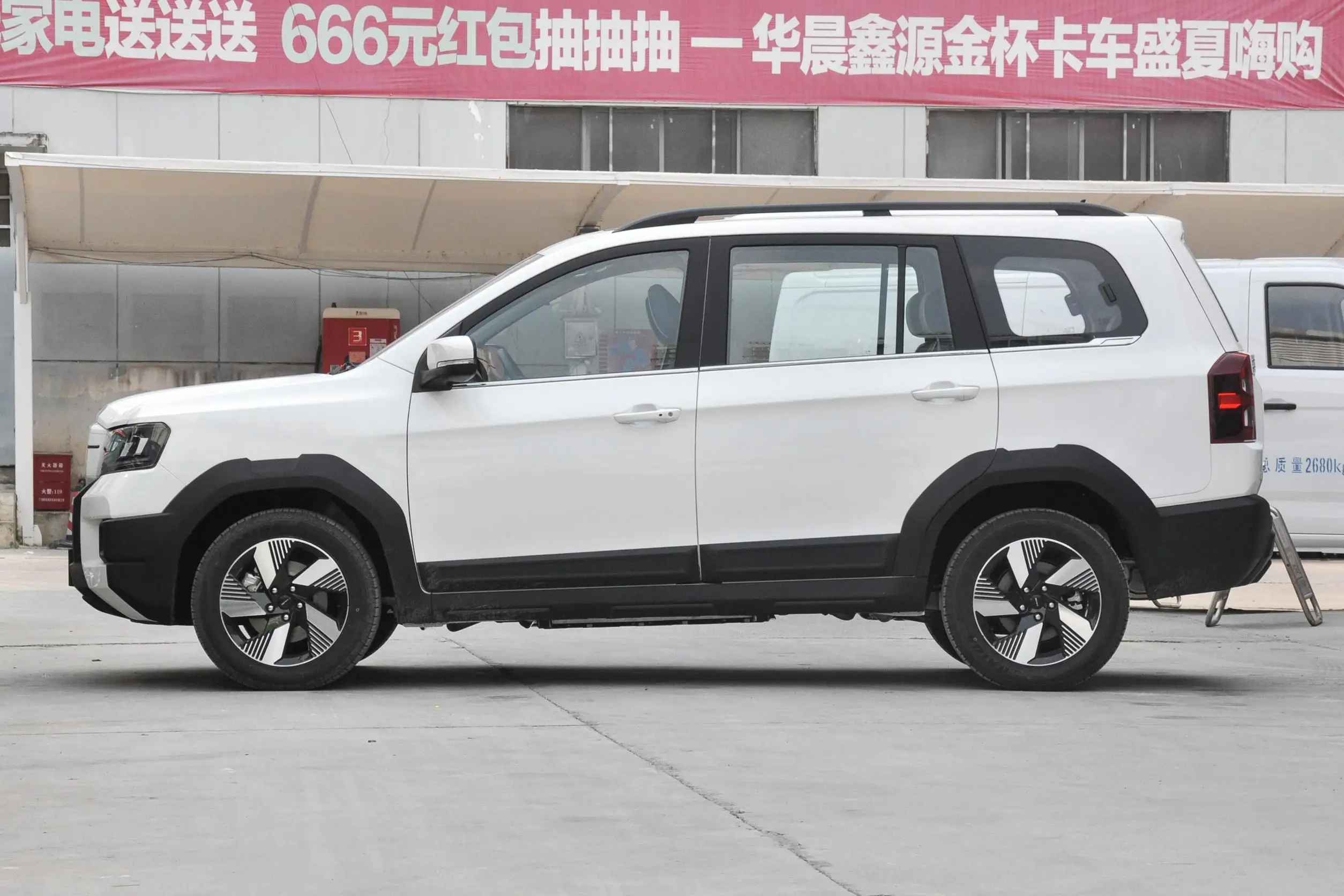 SWM Big Tiger Edi 2023 1.5L - Efficient 7-Seater SUV