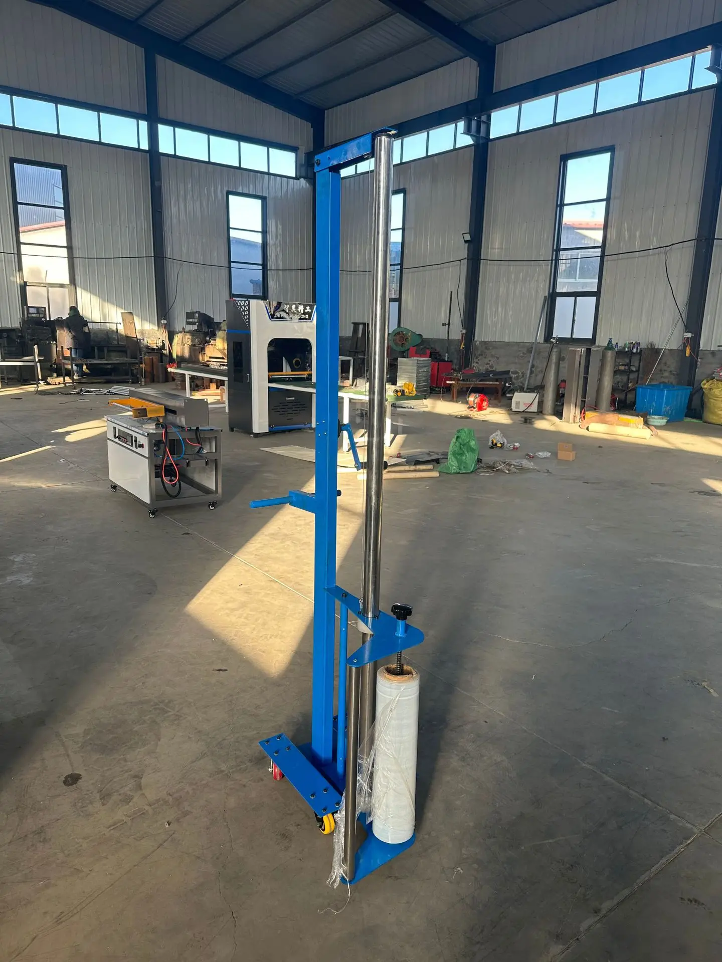 Semi-automatic Stretch Film Wrapping Machine New Design Easy to Operate ...