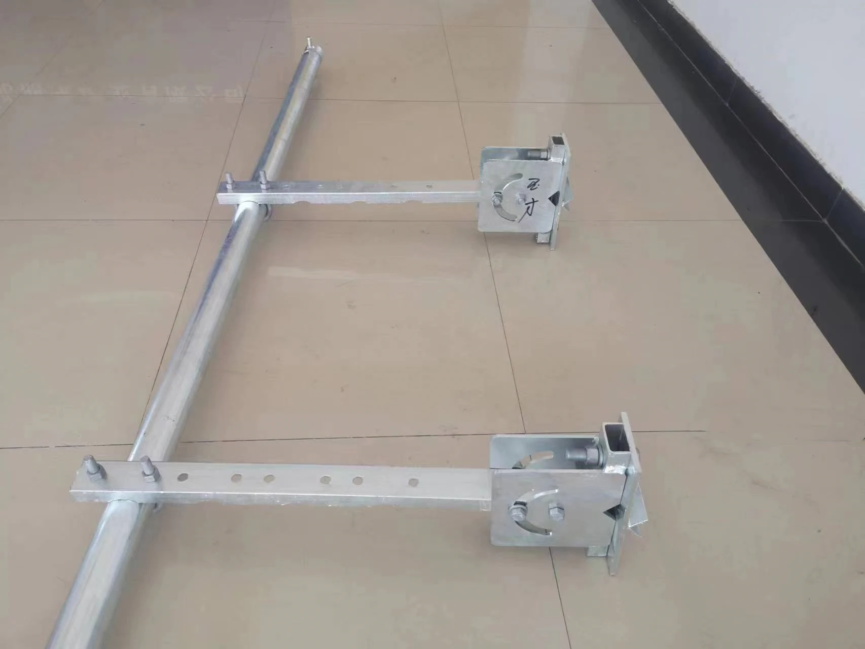 Custom Communication Tower Mounting Antenna Bracket Pole Steel Bracket ...