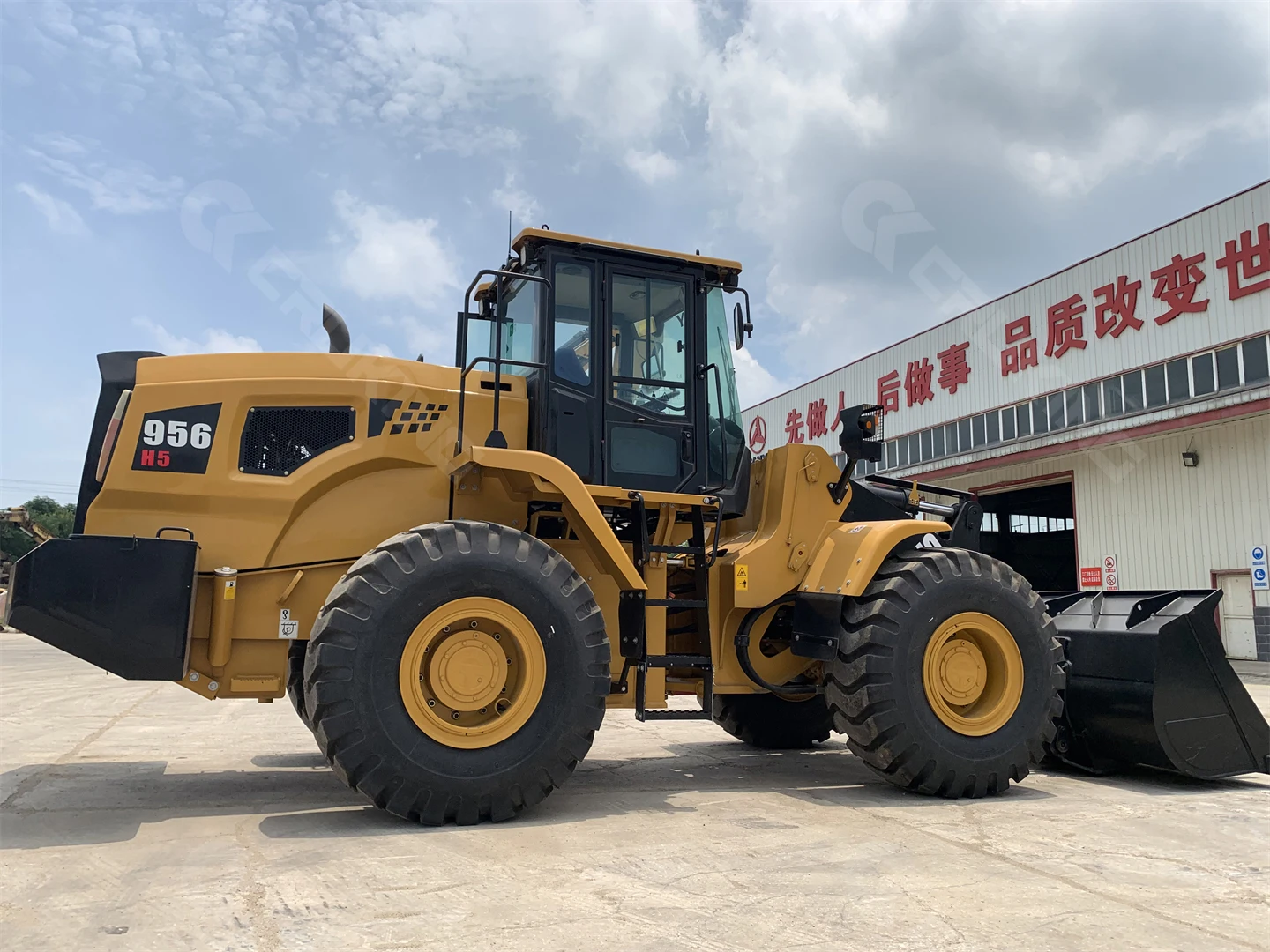 Brand New 17 Ton Wheel Loader SYL956H5 Front Loader 2.7-4 Cbm Rock ...