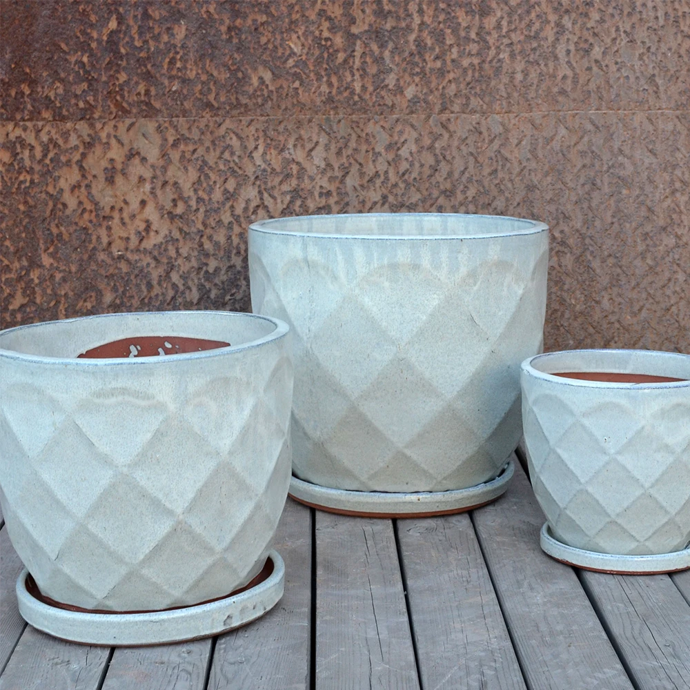 A Set Of 4 Ceramic Glazed Flower Pot With Diamond Check Pattern For ...