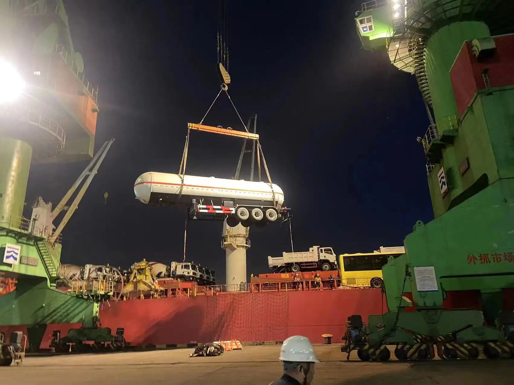 Used 50 Cylinder Filling Transport Tank 60 Cbm Lpg Trailer for Sale ...