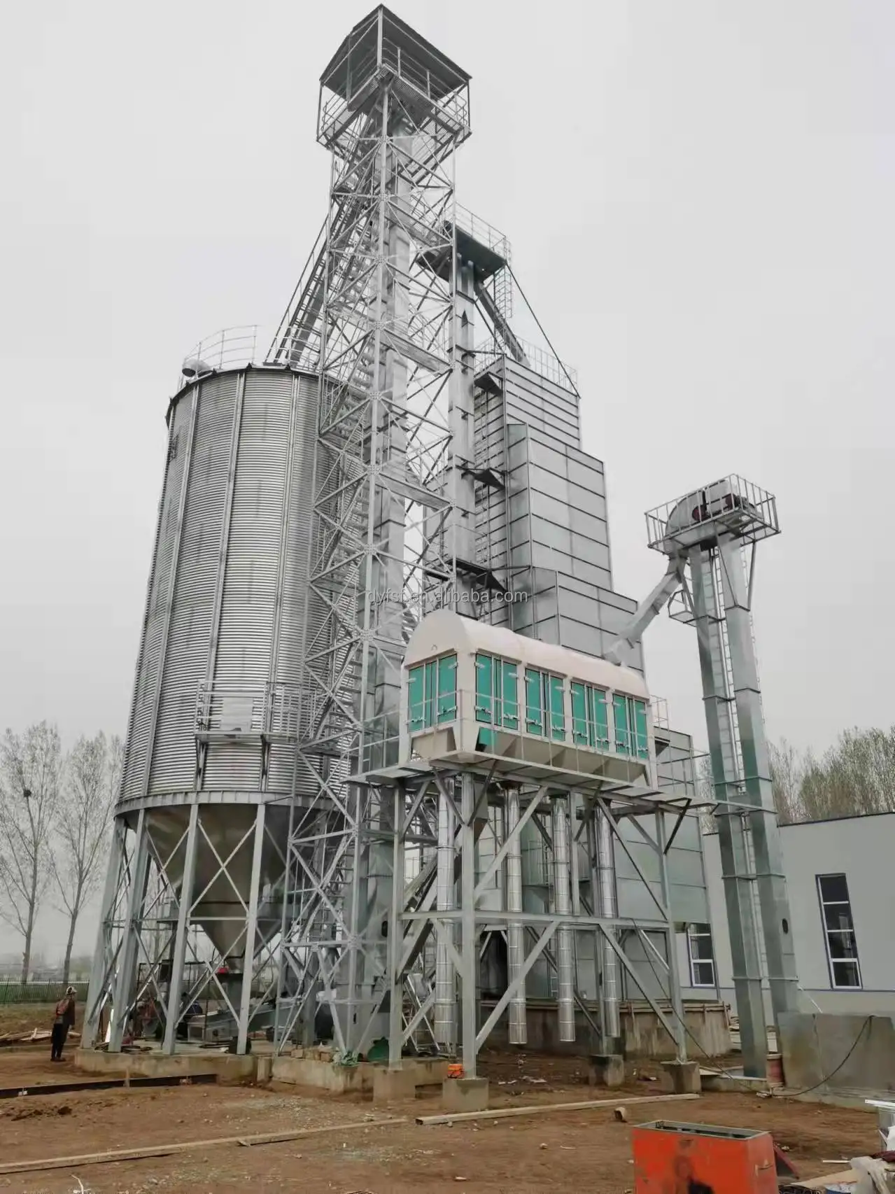 Poultry Breeding Farm Feed Silos 2.7t To 33.5t Sheep Chicken Cow Pig ...