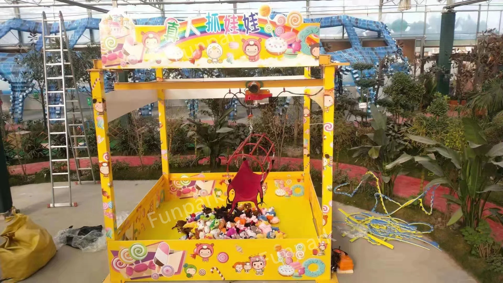 Shopping Mall Large Claw Machine Real Human Claw People Catch Doll ...