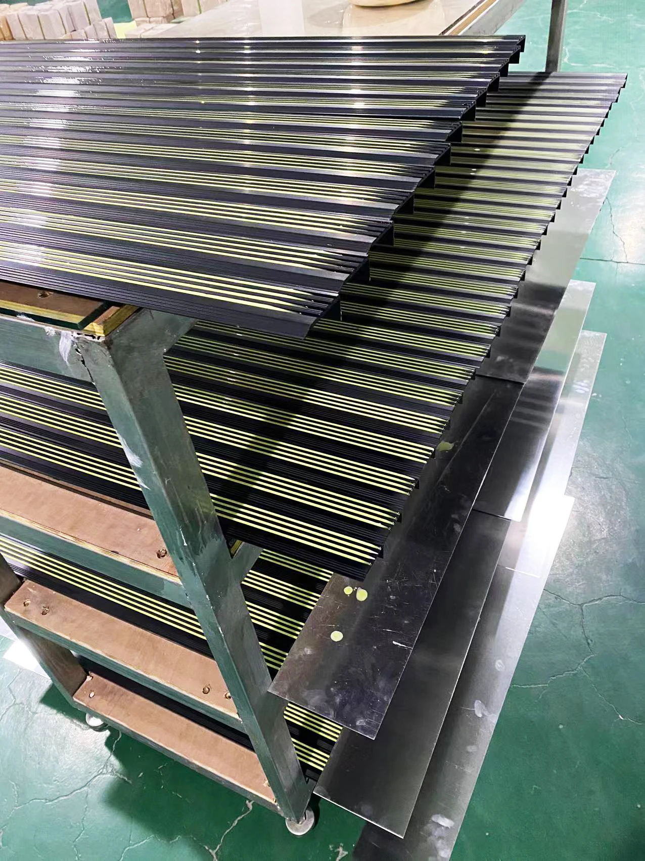 Custom Stair Step Tread Sharp Stair Edge Protection Step Nosing Non ...