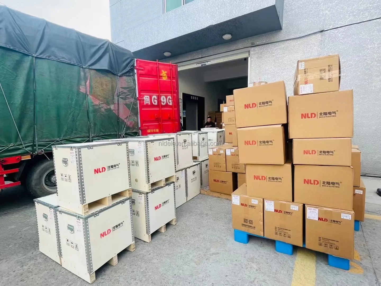 Dc Circuit Breaker 100a Moulded Box Circuit Breaker For Solar Pv System ...