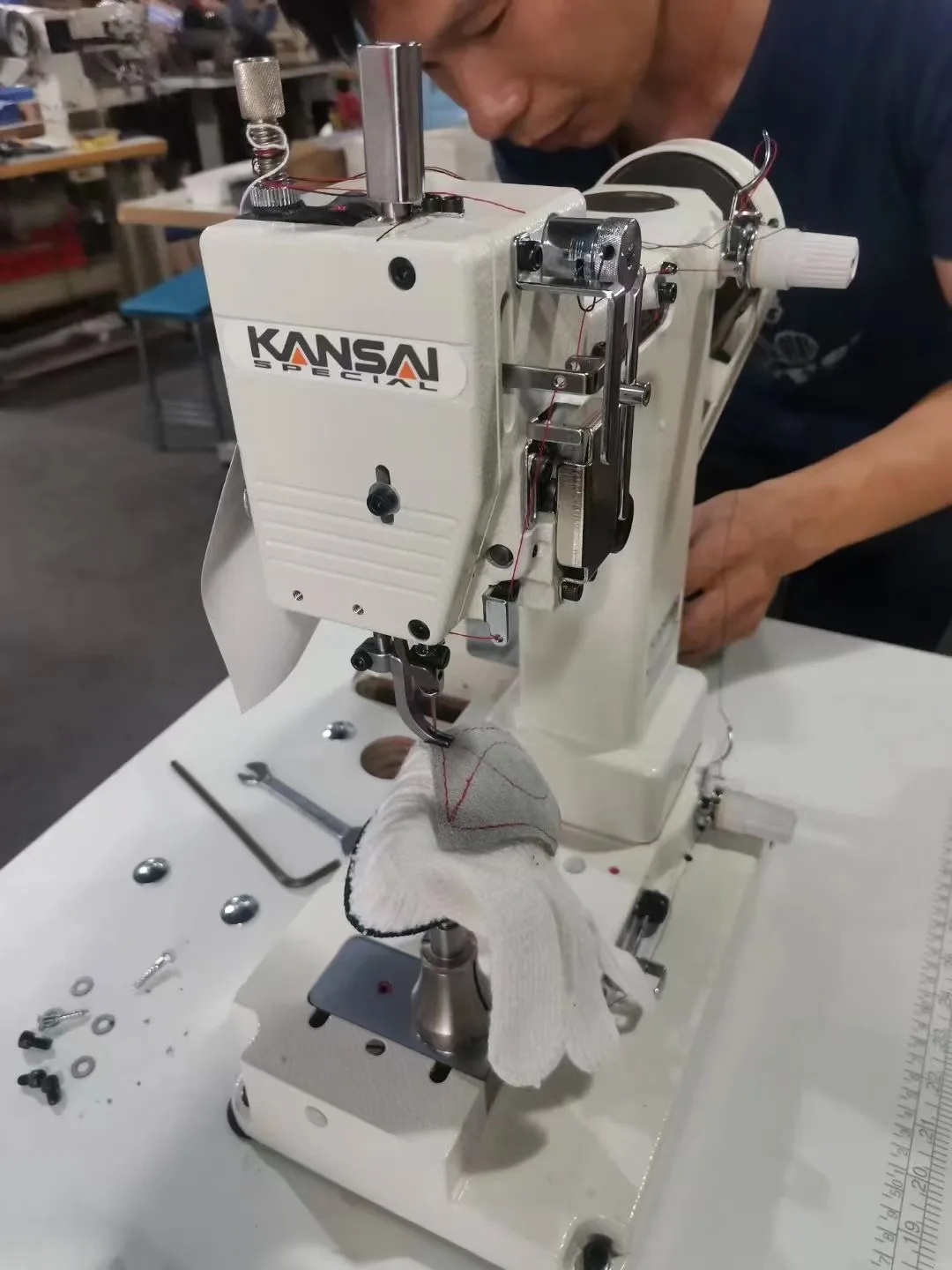 New Kansai SPX211E Micro Post Bed Sewing Machine - Chain Stitch for ...