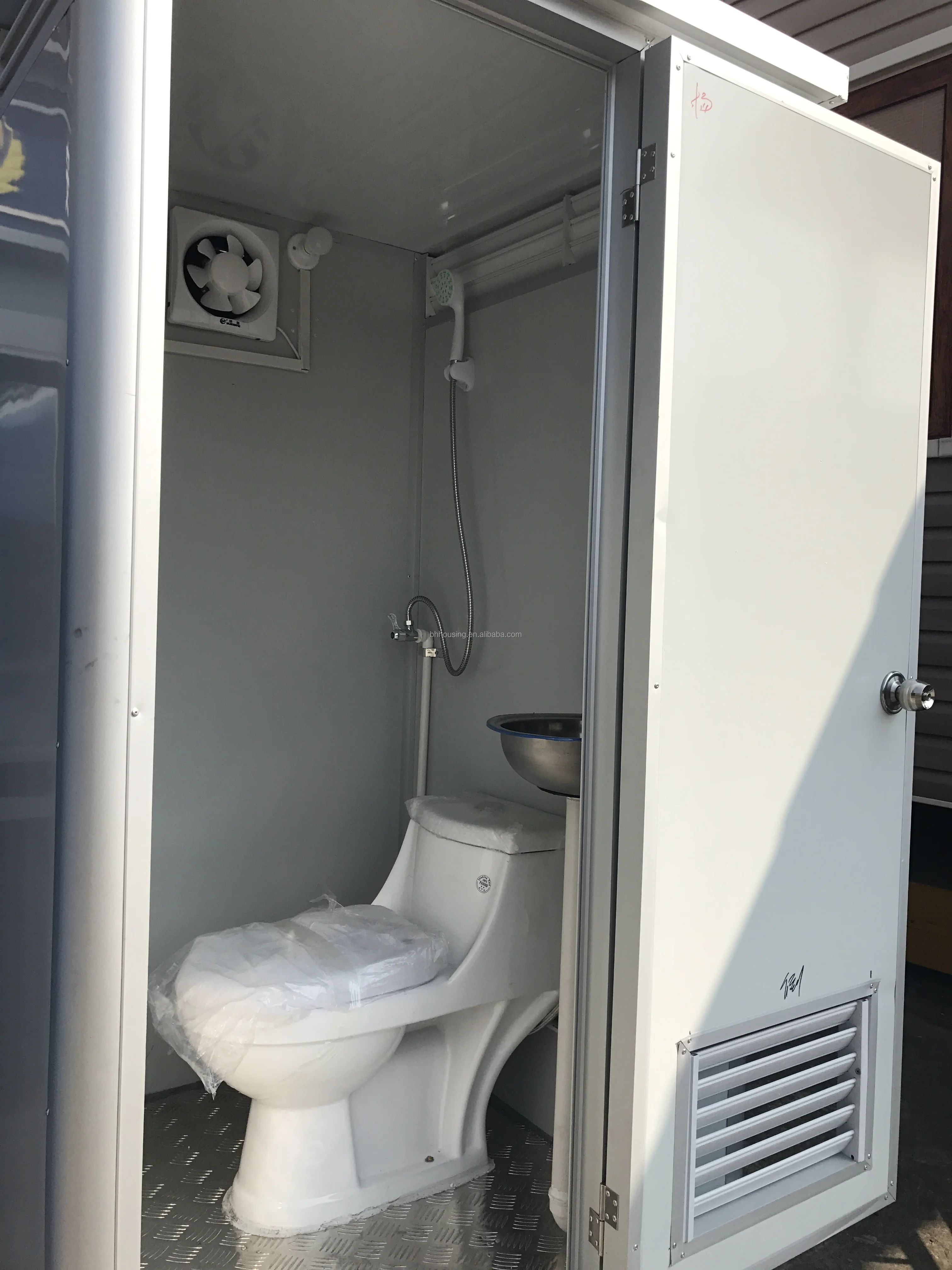Luxury Portable Restrooms - Fast Built & Easy Installation