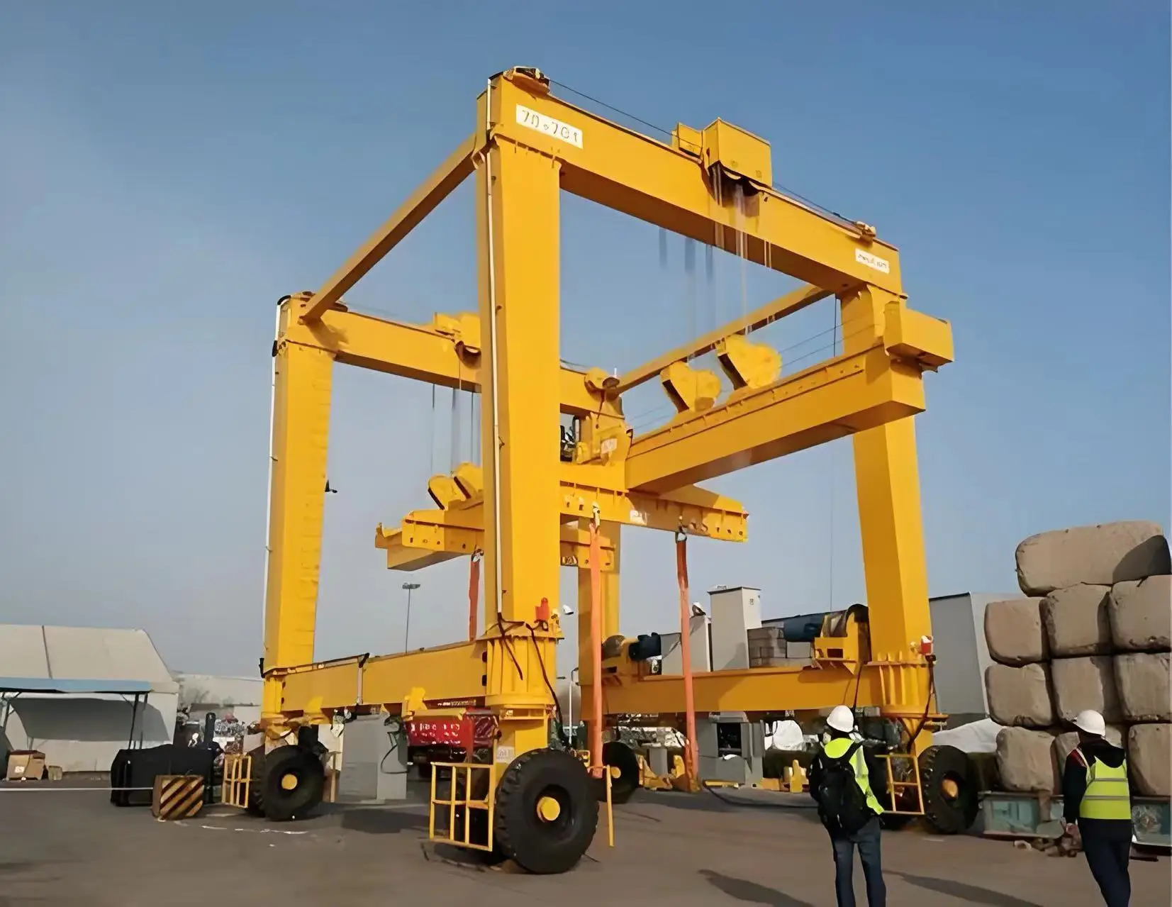 Movable Rubber Tire Gantry Crane Electric Control 50/100/10/1/20 Ton ...