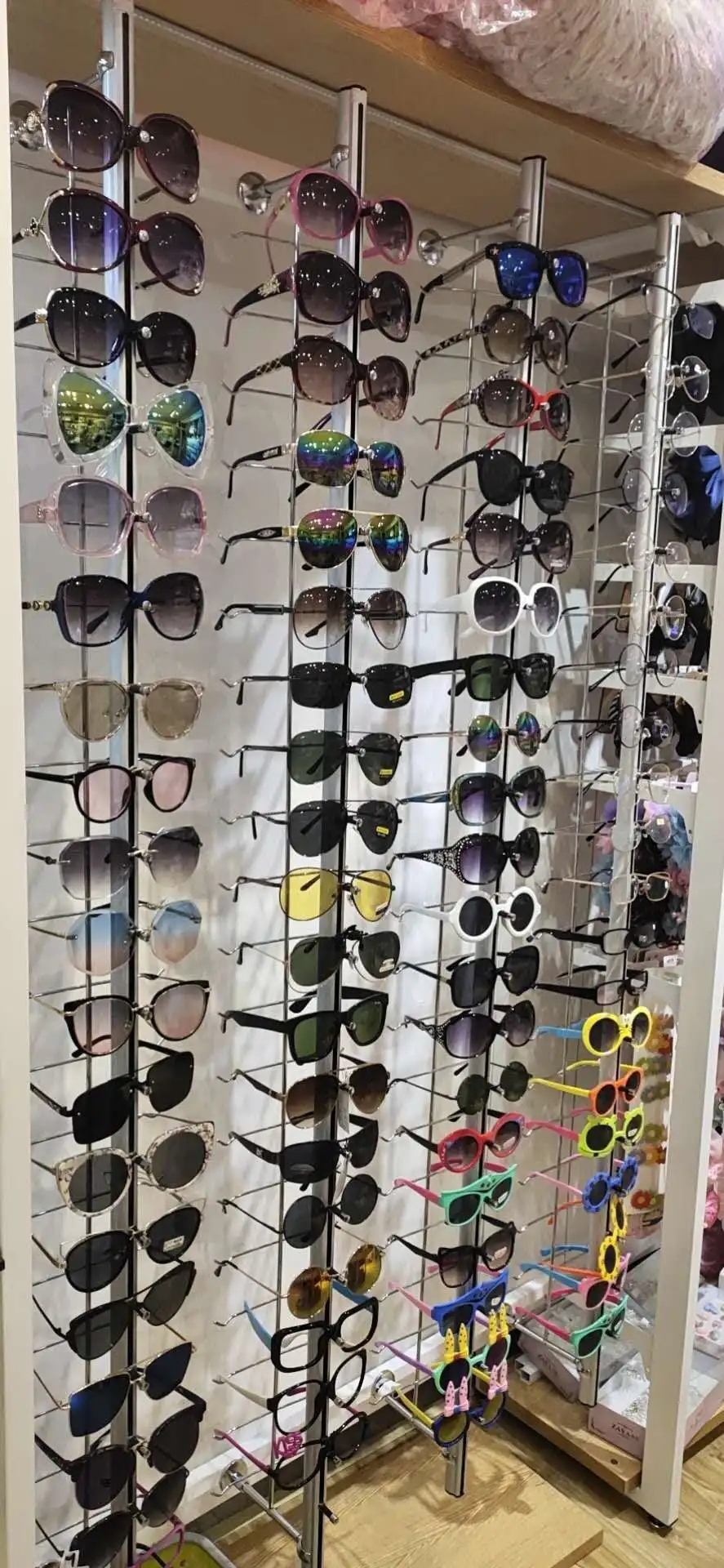 Customized Wall Mounted Metal Lockable Eyeglasses Display Rods ...