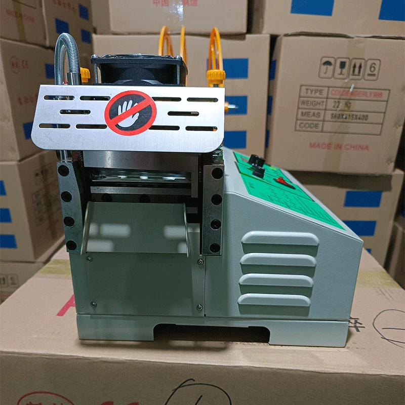 High Speed Computer Controlled Fabric Cutting Machine