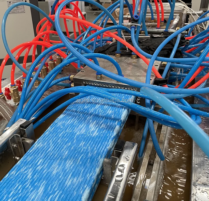 PE/ PVC Plastic Fence Post Extrusion Machine for Outdoor Foaming Fence ...