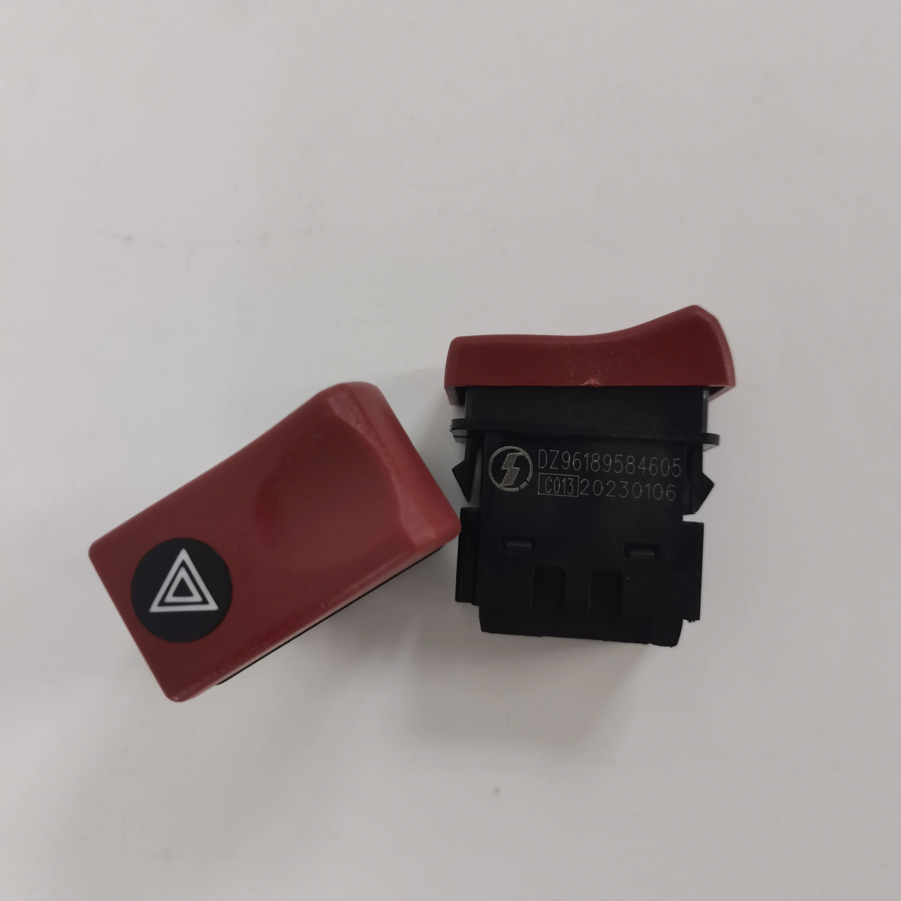 Shacman F3000 Urea Tank Sensor DZ95259740301 - Reliable Performance