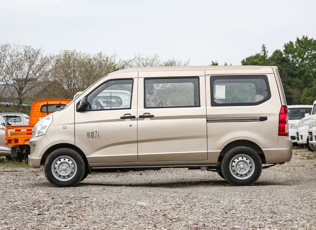 Hot Sale 7 Seats Cargo Van Mpv Passenger Car Saic Gm Wuling Rongguang S ...