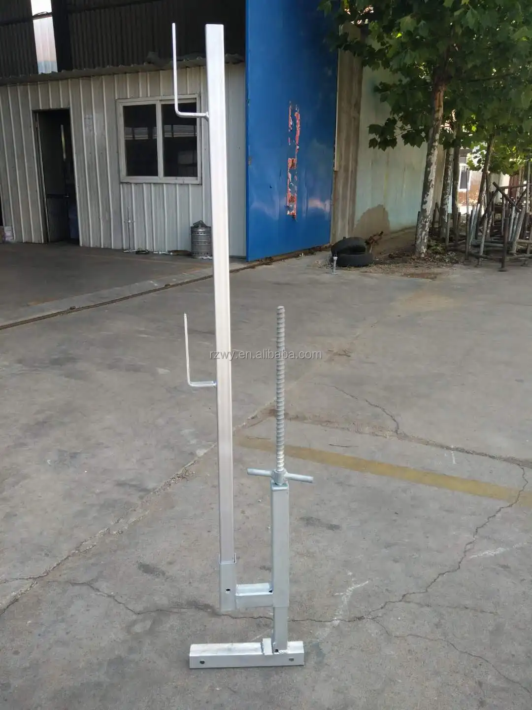 Parapet Temporary Edge Protection System for Fall Protection | Doka ...