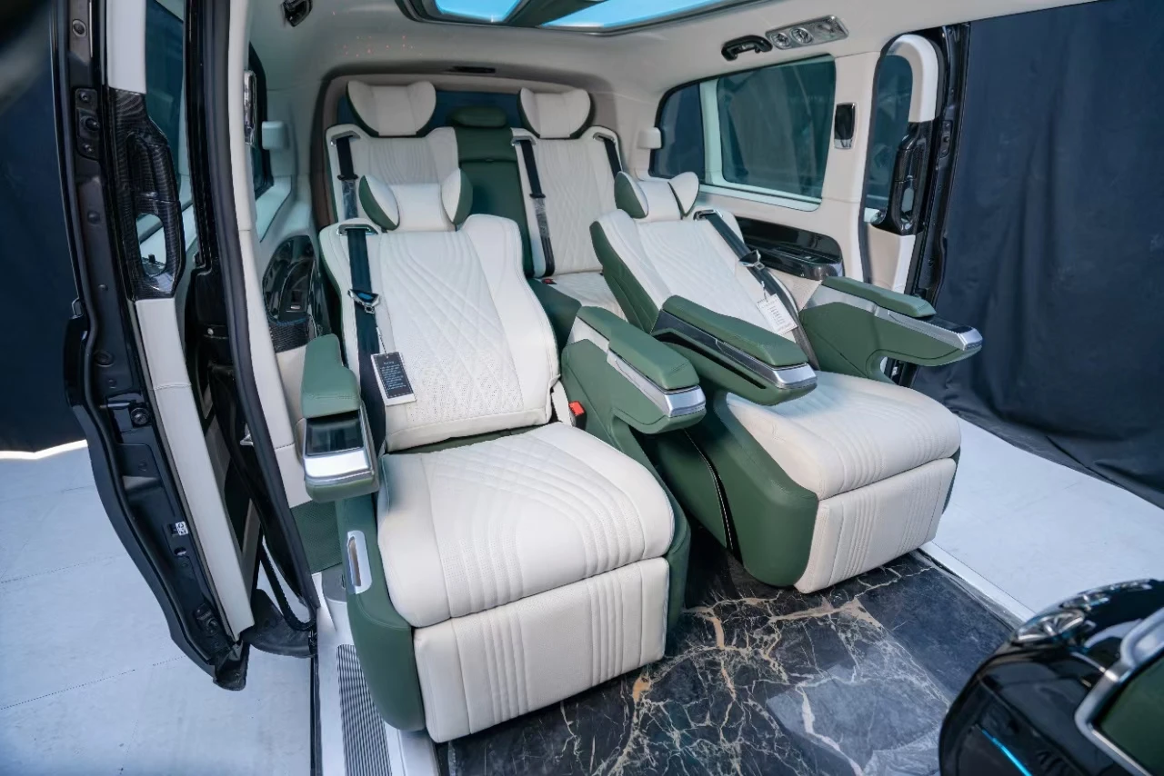 Luxury Toyota Hiace Van 15-Seater Seats Upgrade & Customizable ODM
