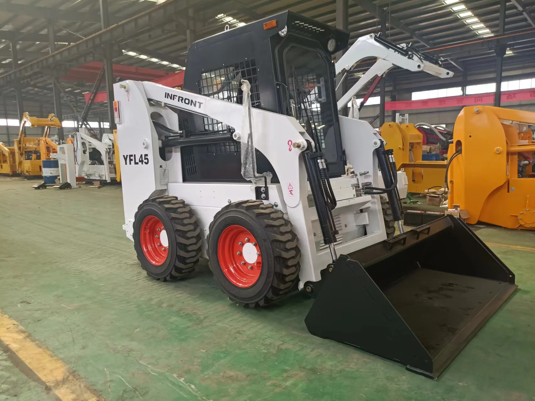 China Micro Skid Steer Loader With Bucket Attachment Hydraulic Small ...