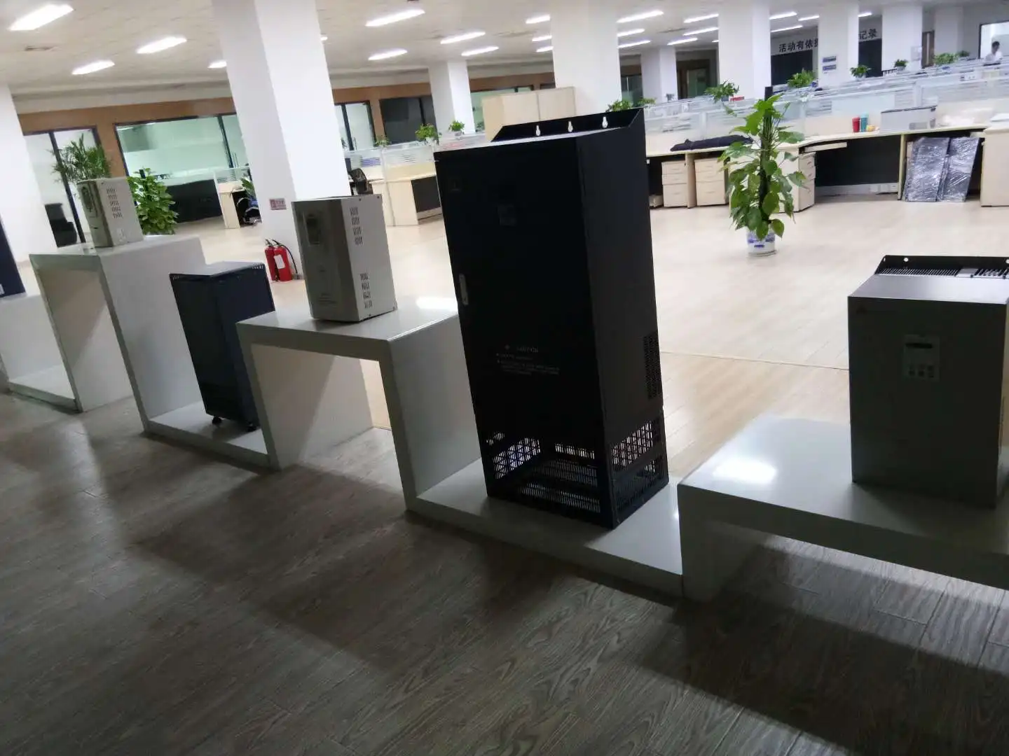 STOCK 5GPU Server Box - Efficient Cooling & Rack Compatibility