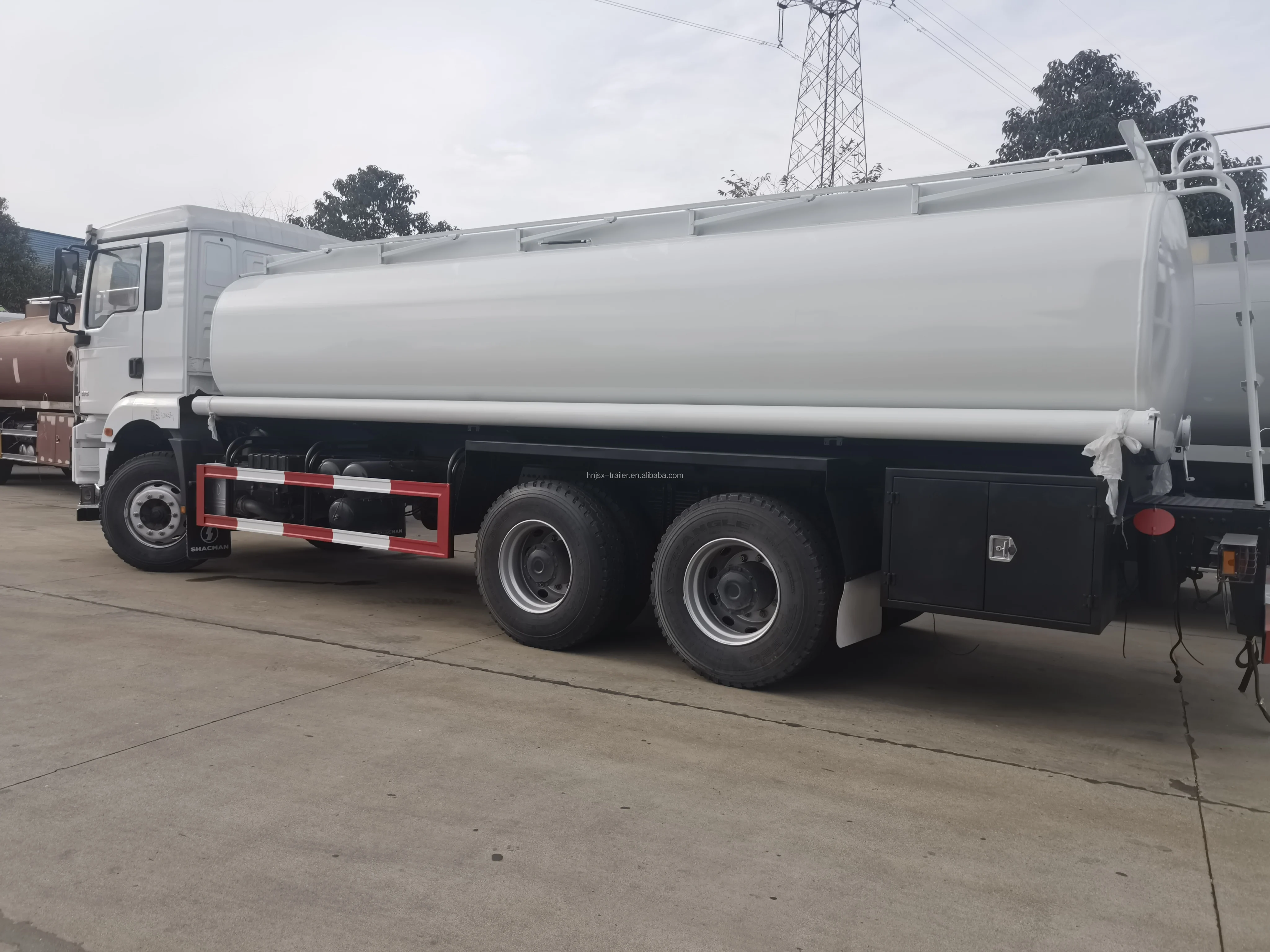 Cummins Engine Fuel Tank Truck Shacman H3000 6x4 10-wheel 20 Cubic ...