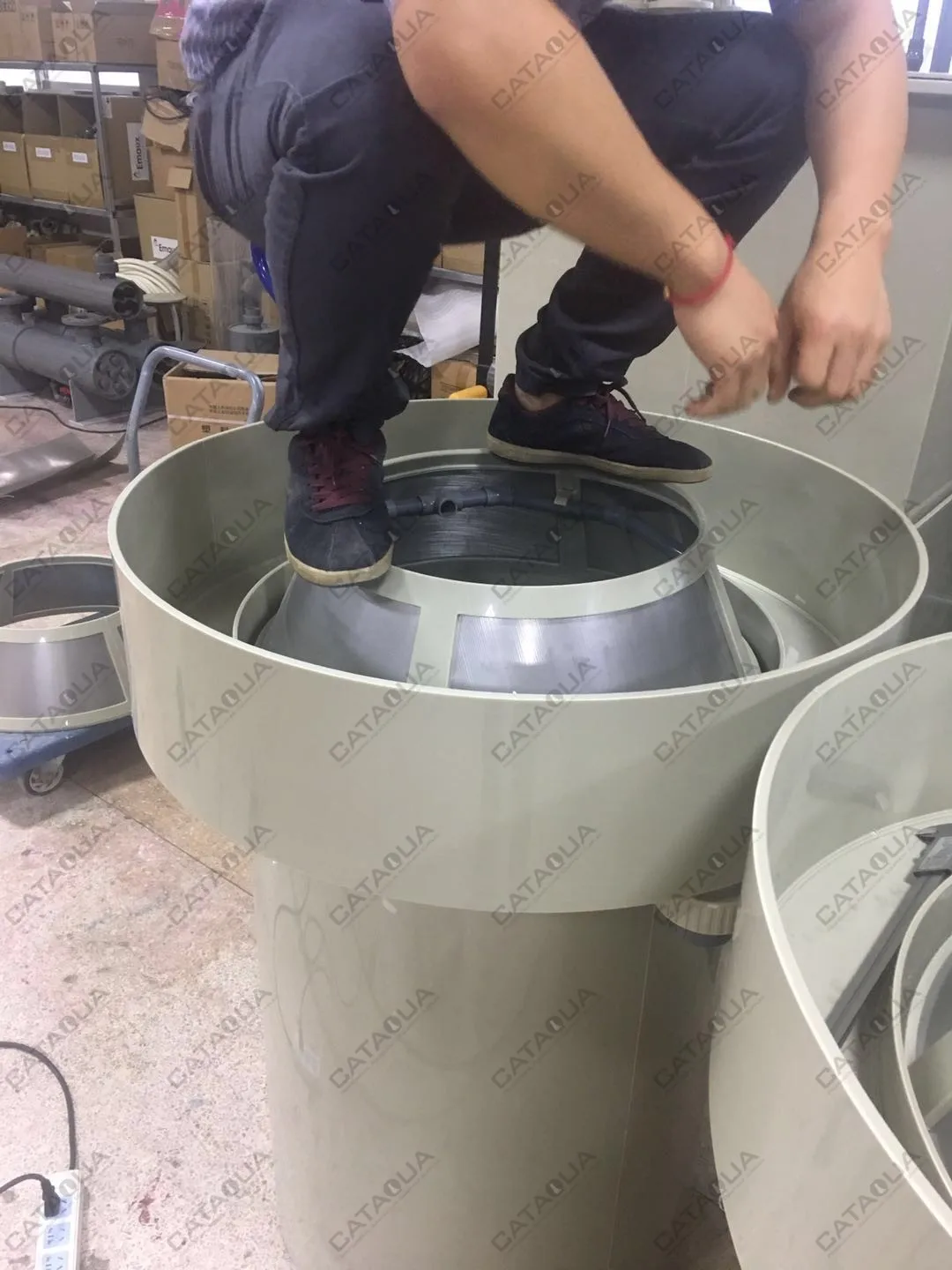 Alibaba.com: CATAQUA Vertical Fish Incubator, Floating Fish Hatchery, 1 ...