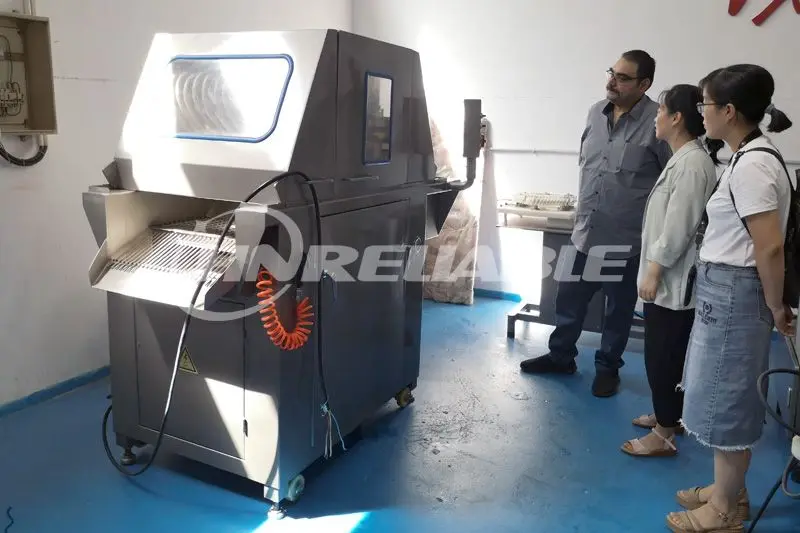 Efficient Onion Peeling with Small Onion Peel Skinner Machines