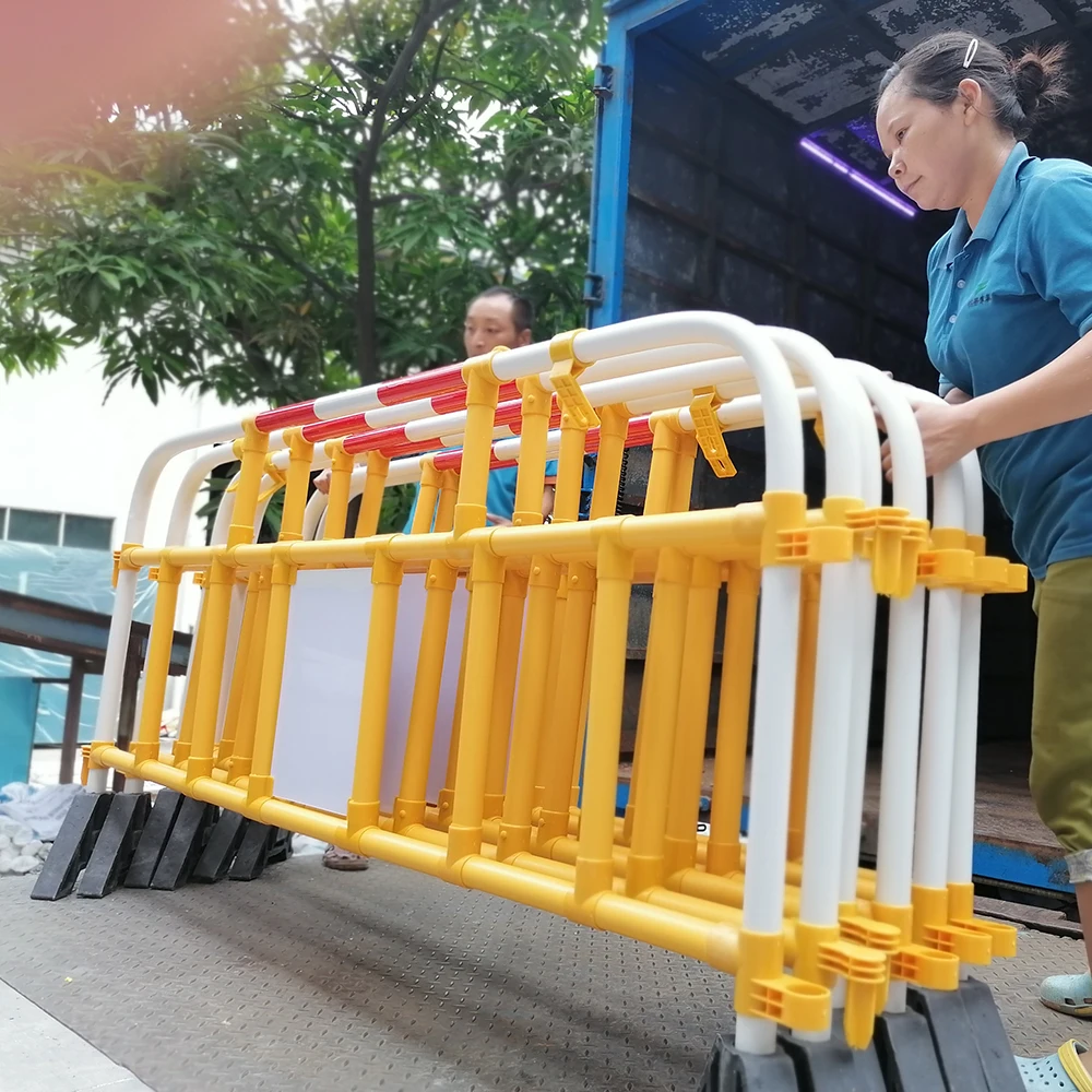 Crowd Control Barriers Barriers To Buildings And Community Facilities ...