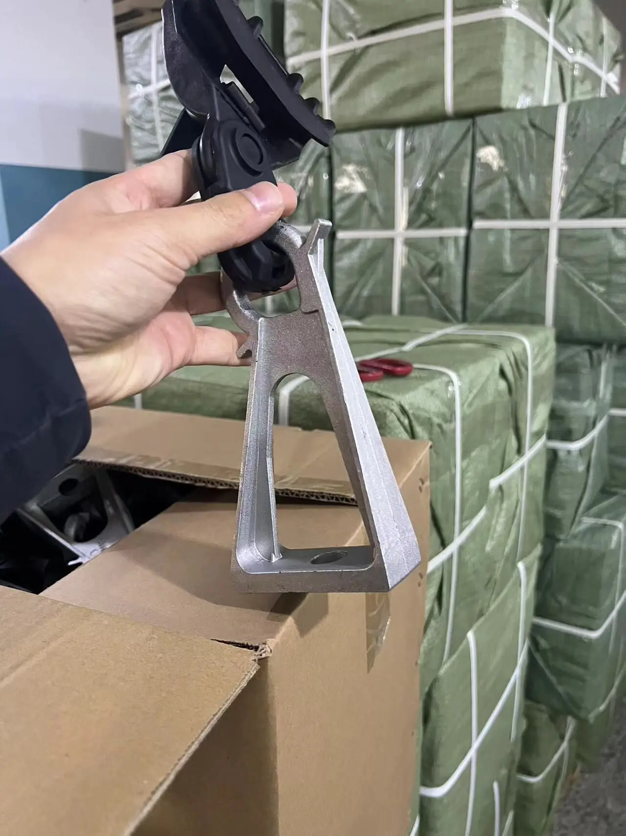 Plastic Anchoring Clamp - Insulated Low-Voltage ABC Cable
