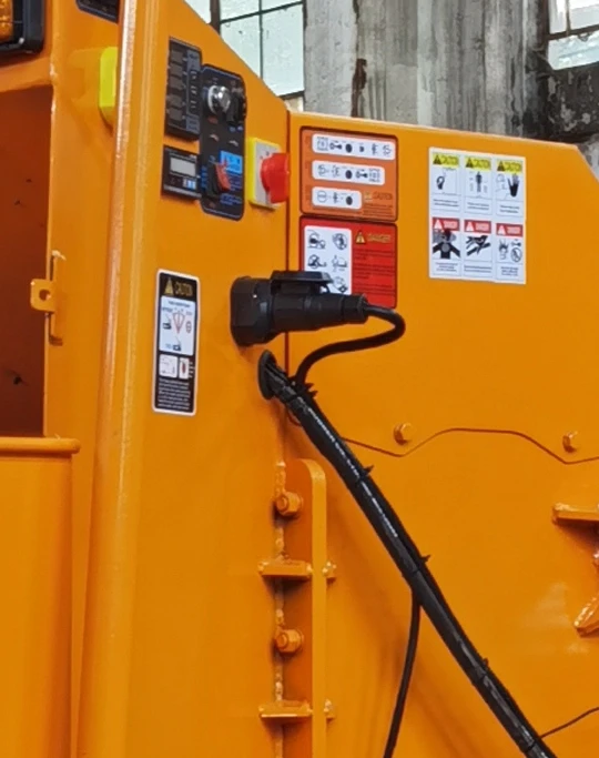 Hydraulic Feed Mobile Tree Branch Chipper - Efficient Wood Crusher