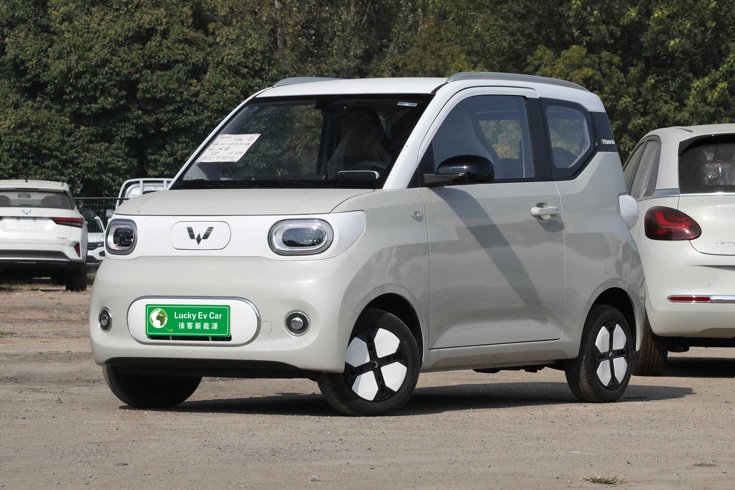 2024 Wuling MINIEV Macaron 215km - Electric SUV Option