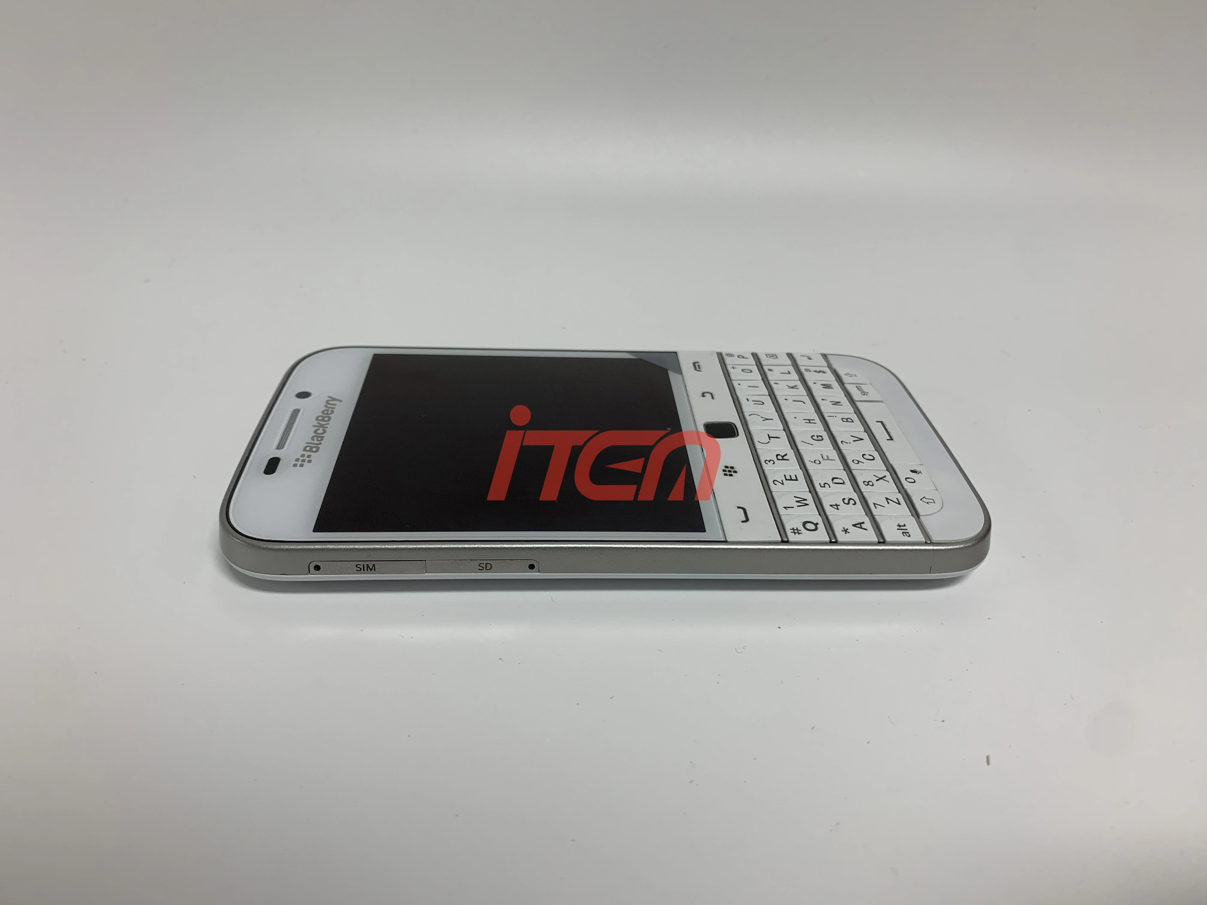 Alibaba.com: BlackBerry Classic Q20 4G feature phone with 3.5 Inch display and QWERTY keyboard ...